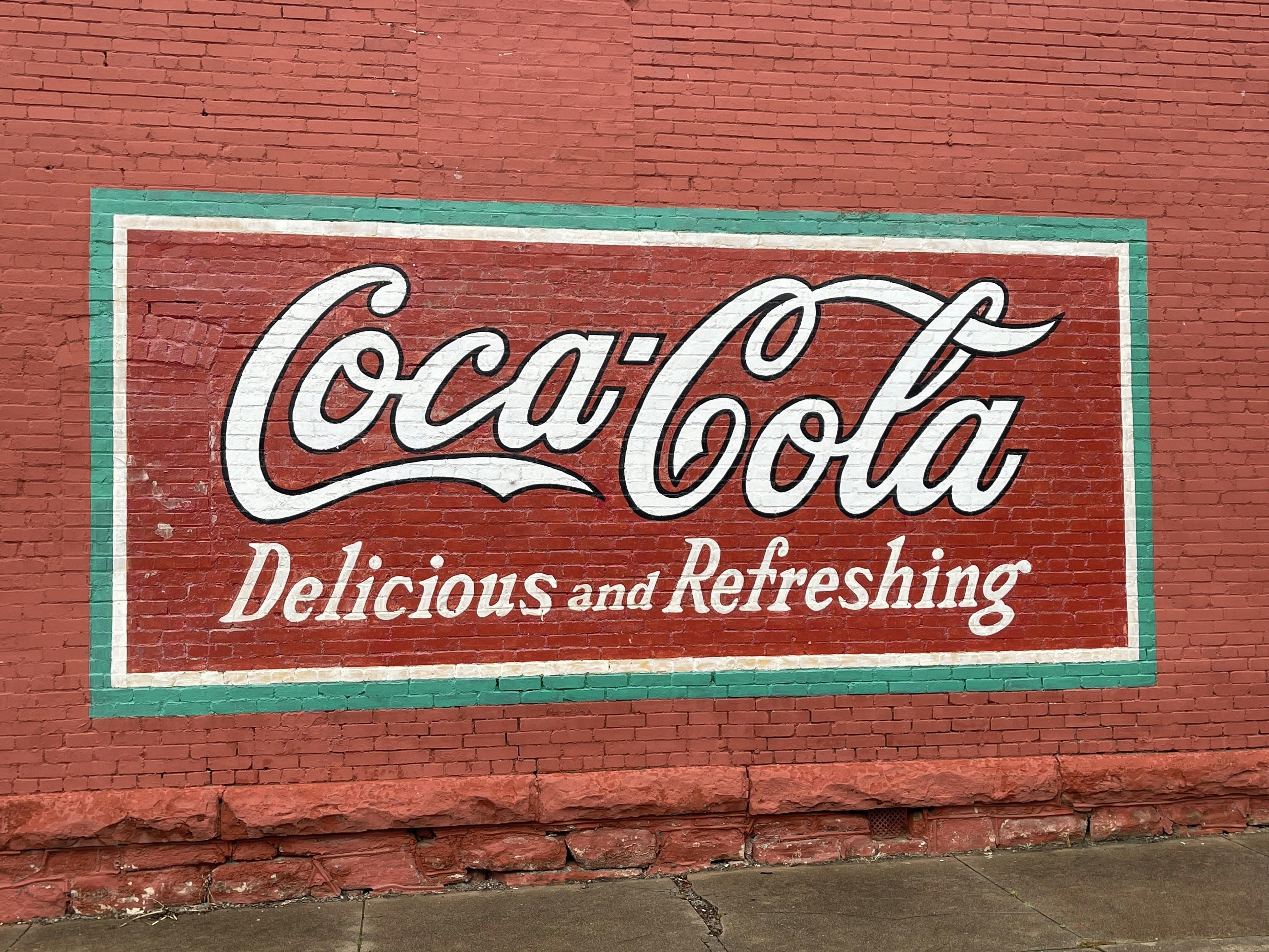 Rot-weiße Coca-Cola-Beschilderung Foto – Kostenloses Bild zum Thema ...