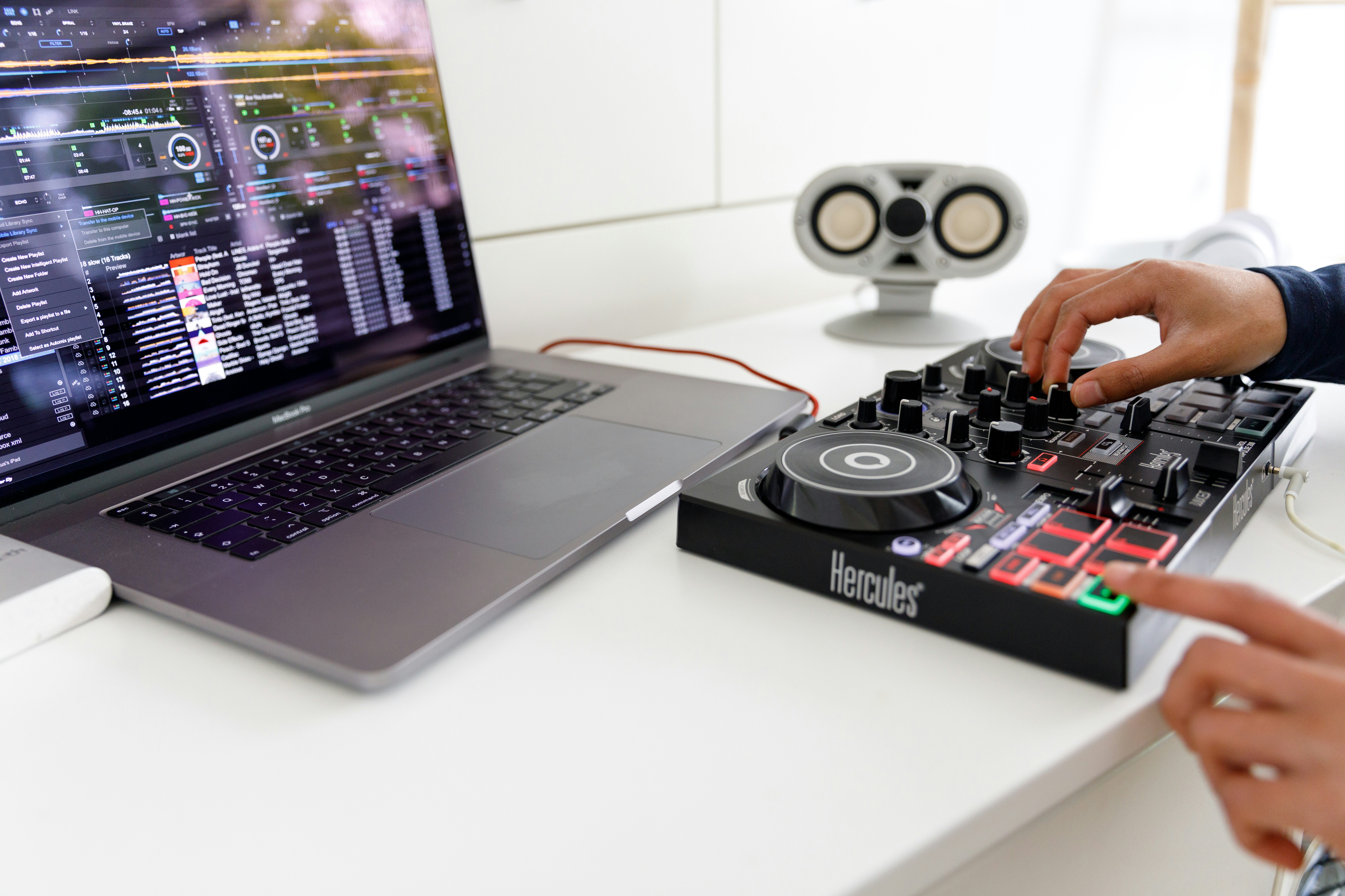 Black and gray dj mixer photo – Free Dj controller Image on Unsplash
