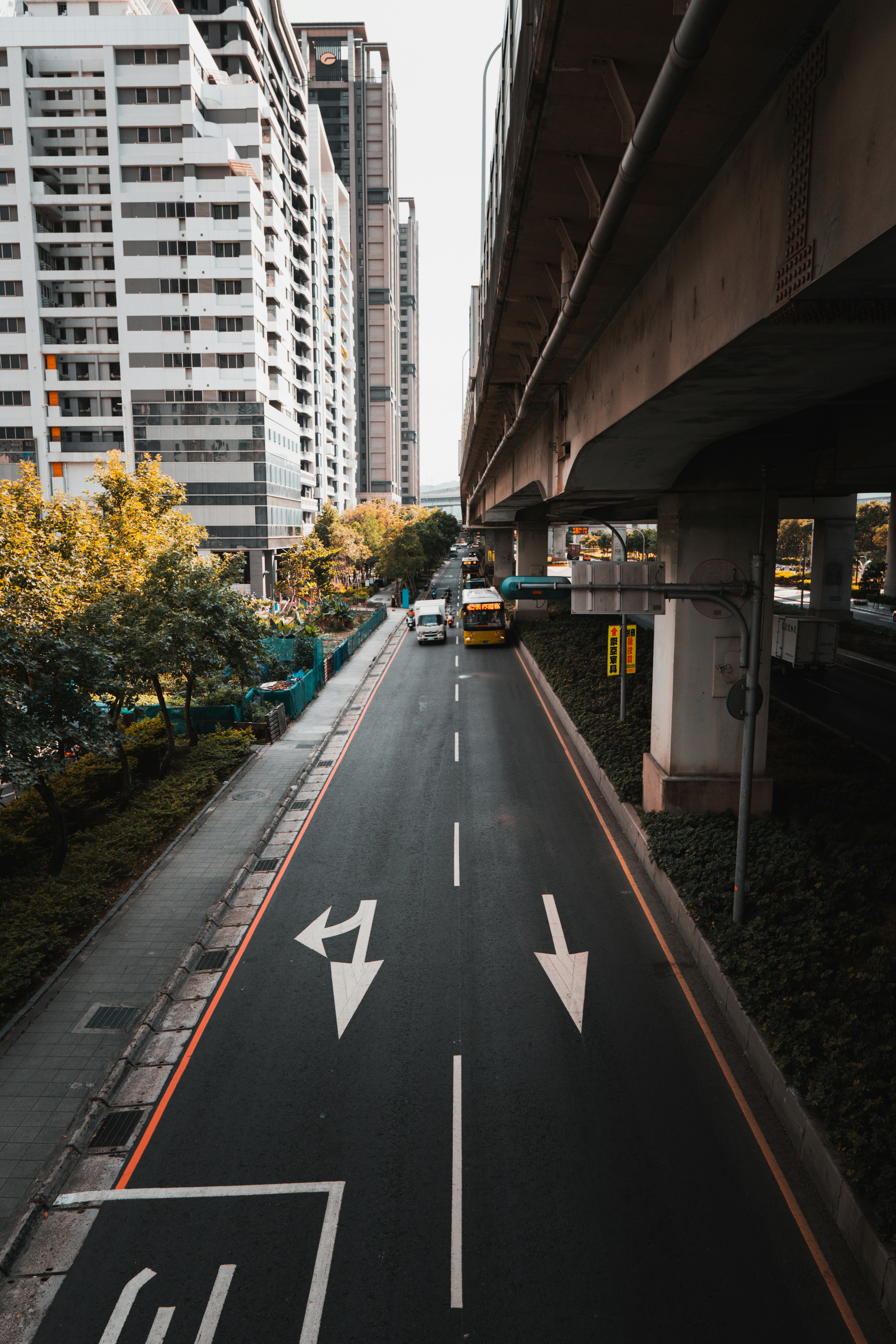 Black and white road sign photo – Free Street photography Image on Unsplash