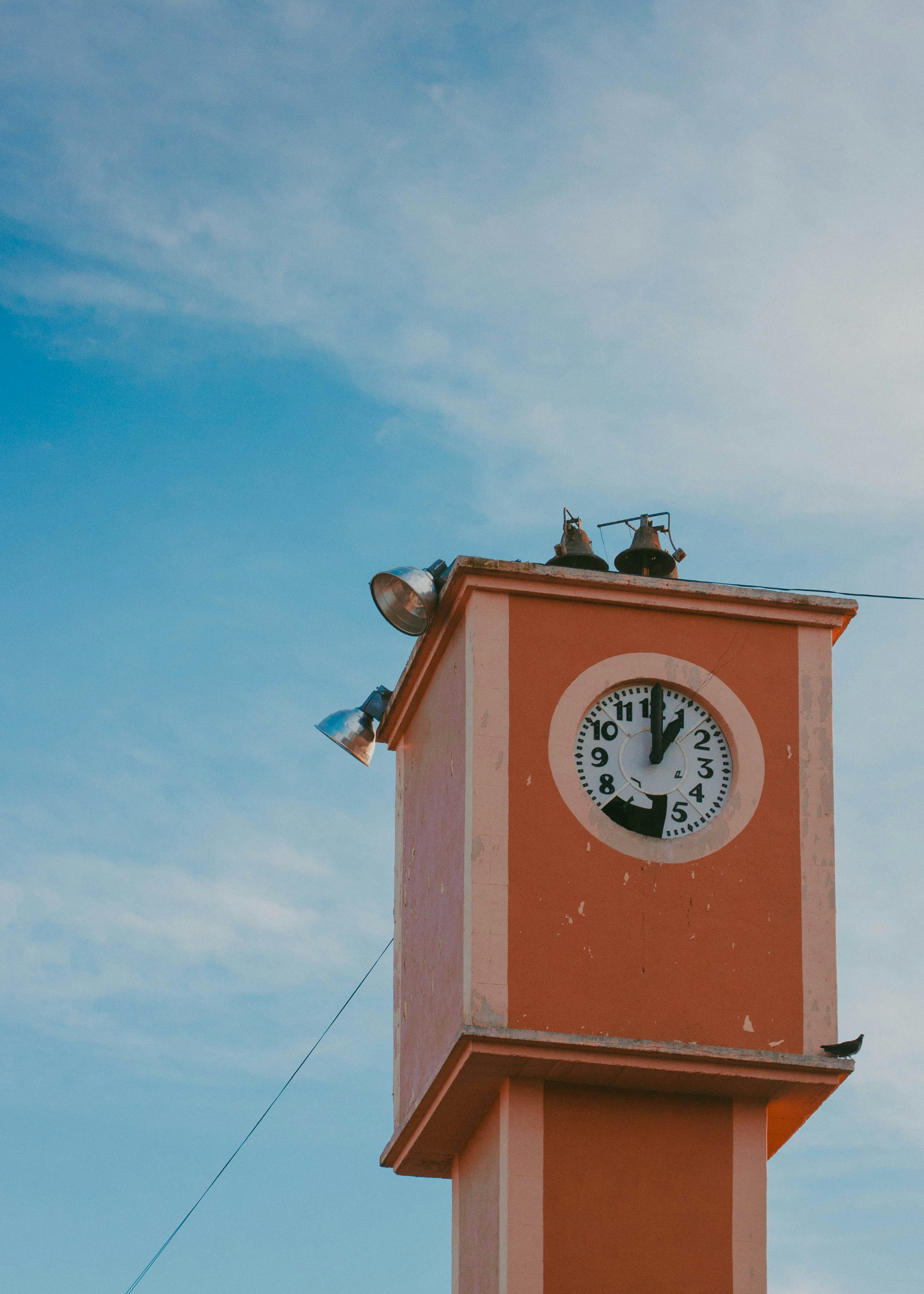 Brown and white analog clock at 10 00 photo – Free Clock tower Image on ...