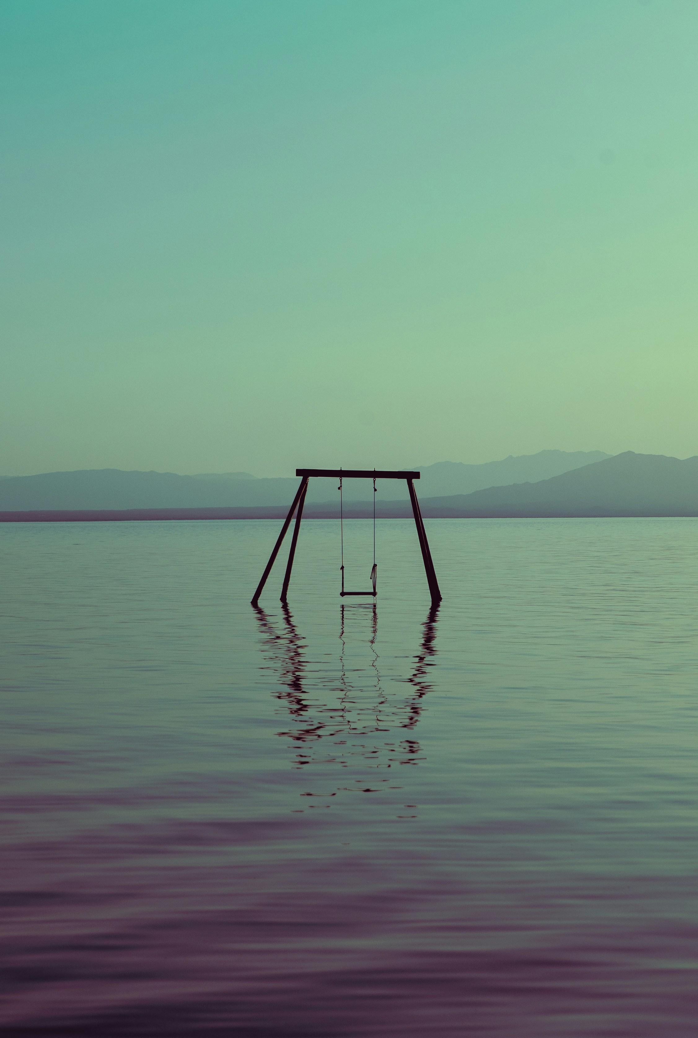 Gentle Swing in Quiet Horizon