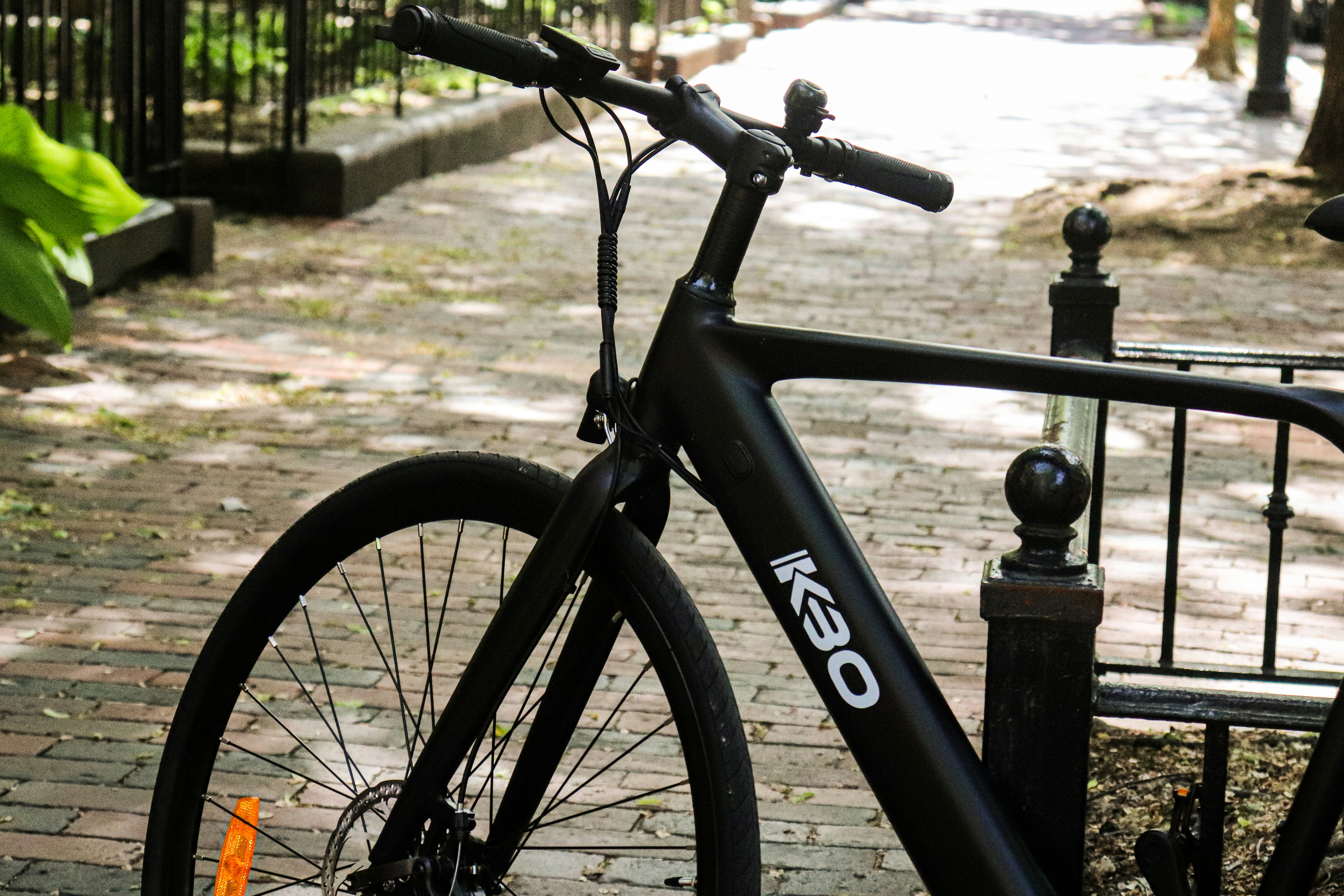 Black and gray mountain bike photo – Free Bicycle Image on Unsplash