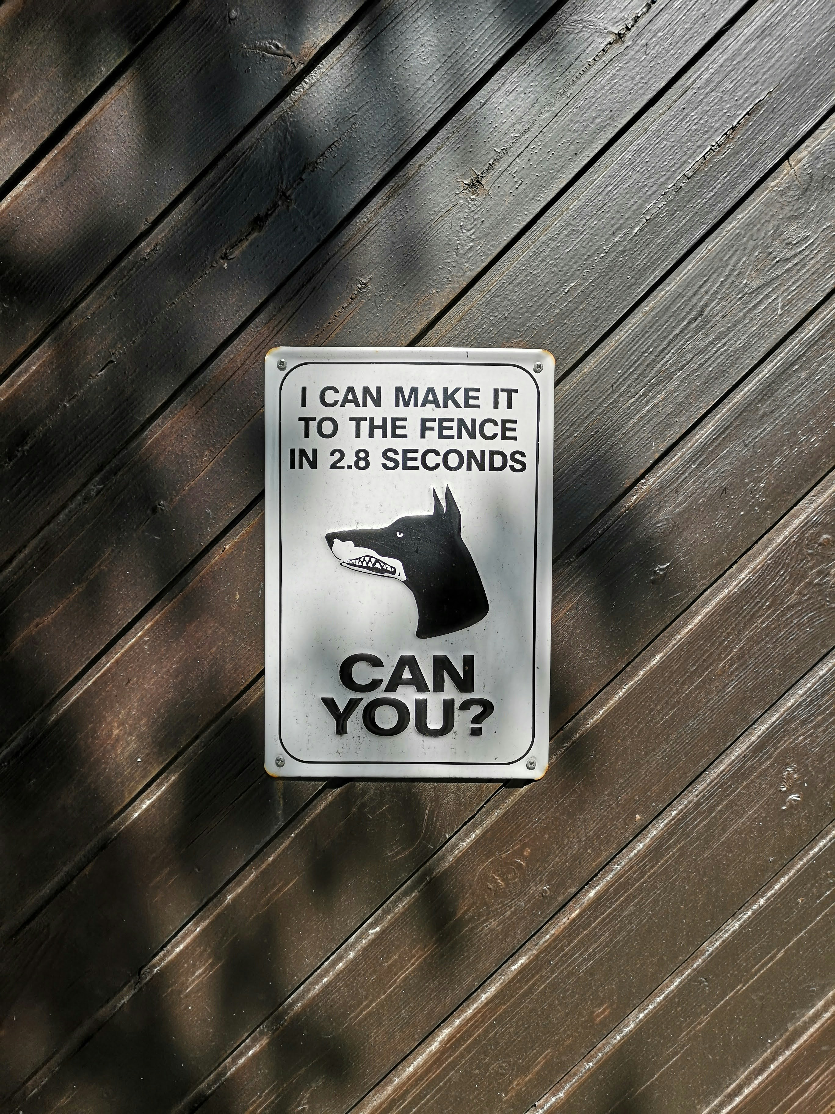 a sign on the side of a building that says, i can make it to