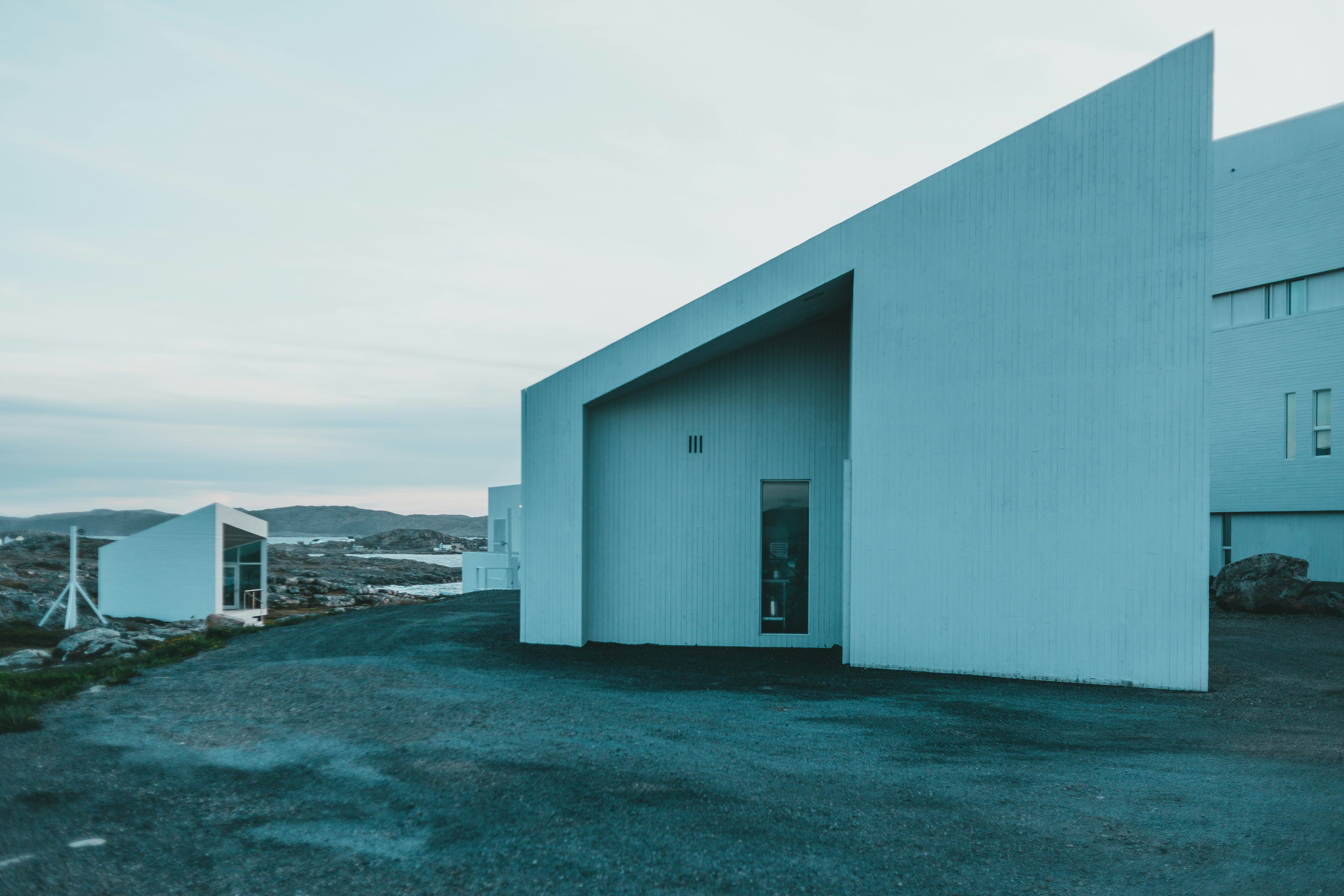 White and blue concrete building photo – Free Building Image on Unsplash