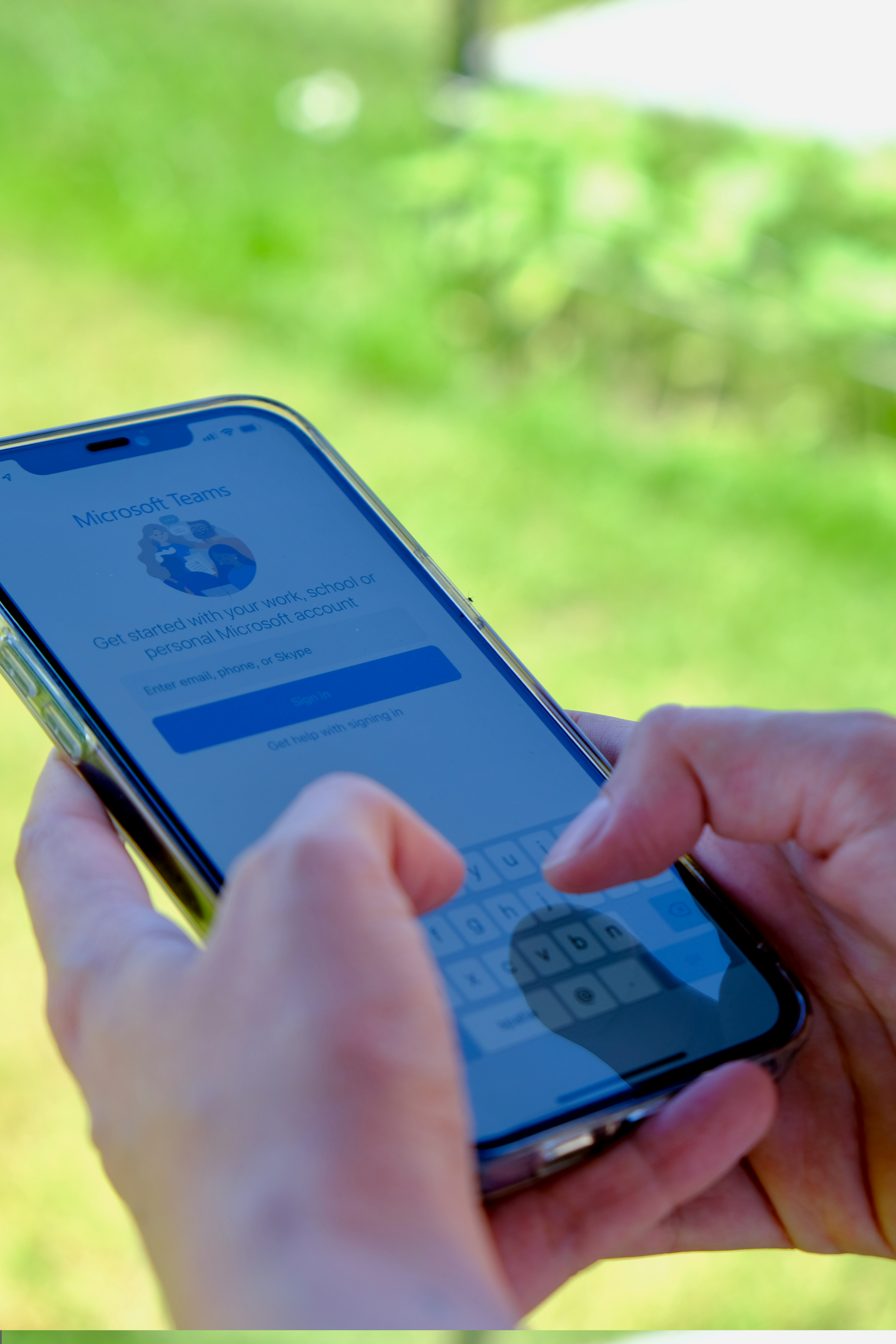Person holding iphone 6 with blue case photo – Free Electronics Image ...