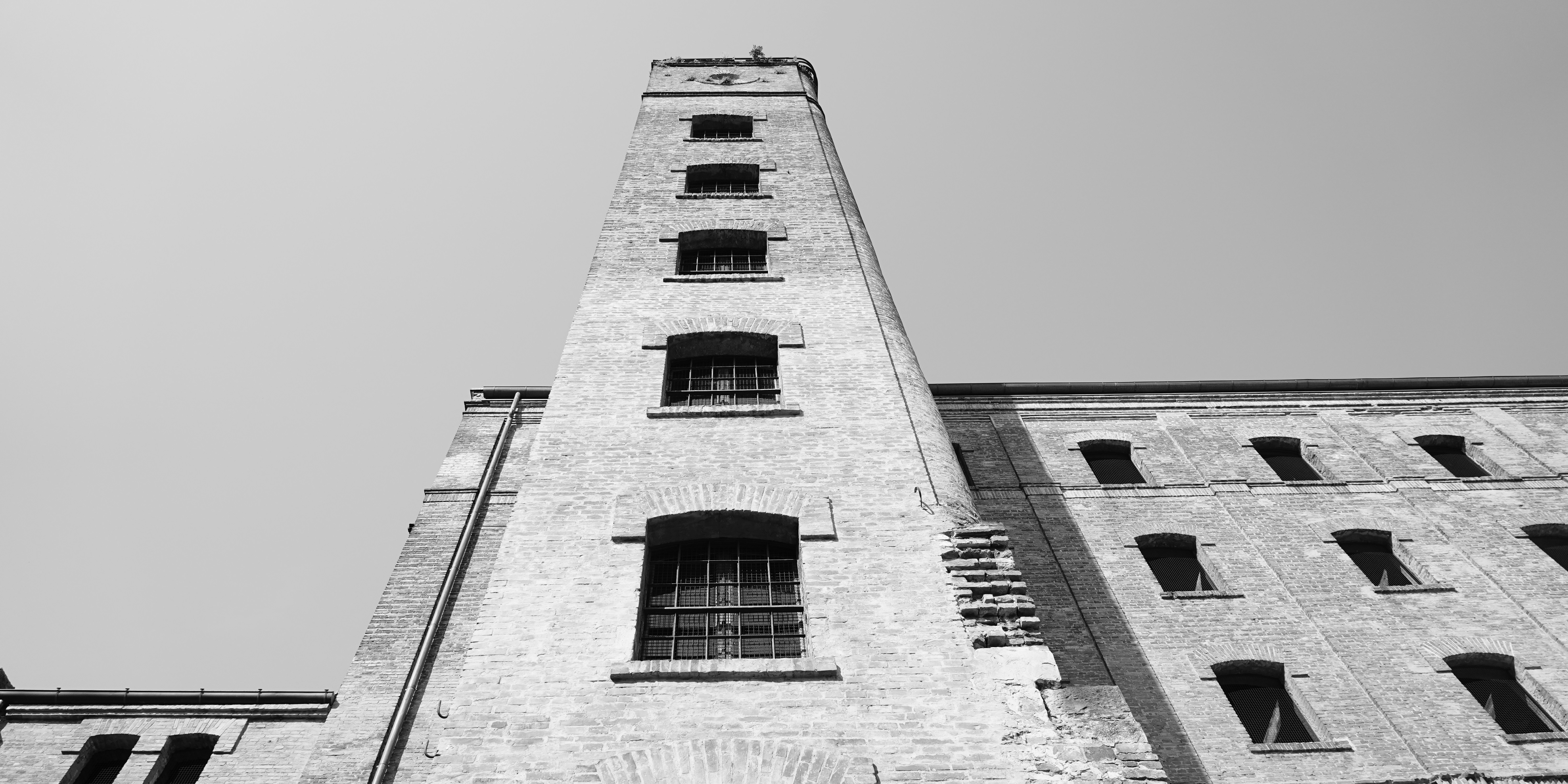 Vertical Ascent: Monochrome Architecture