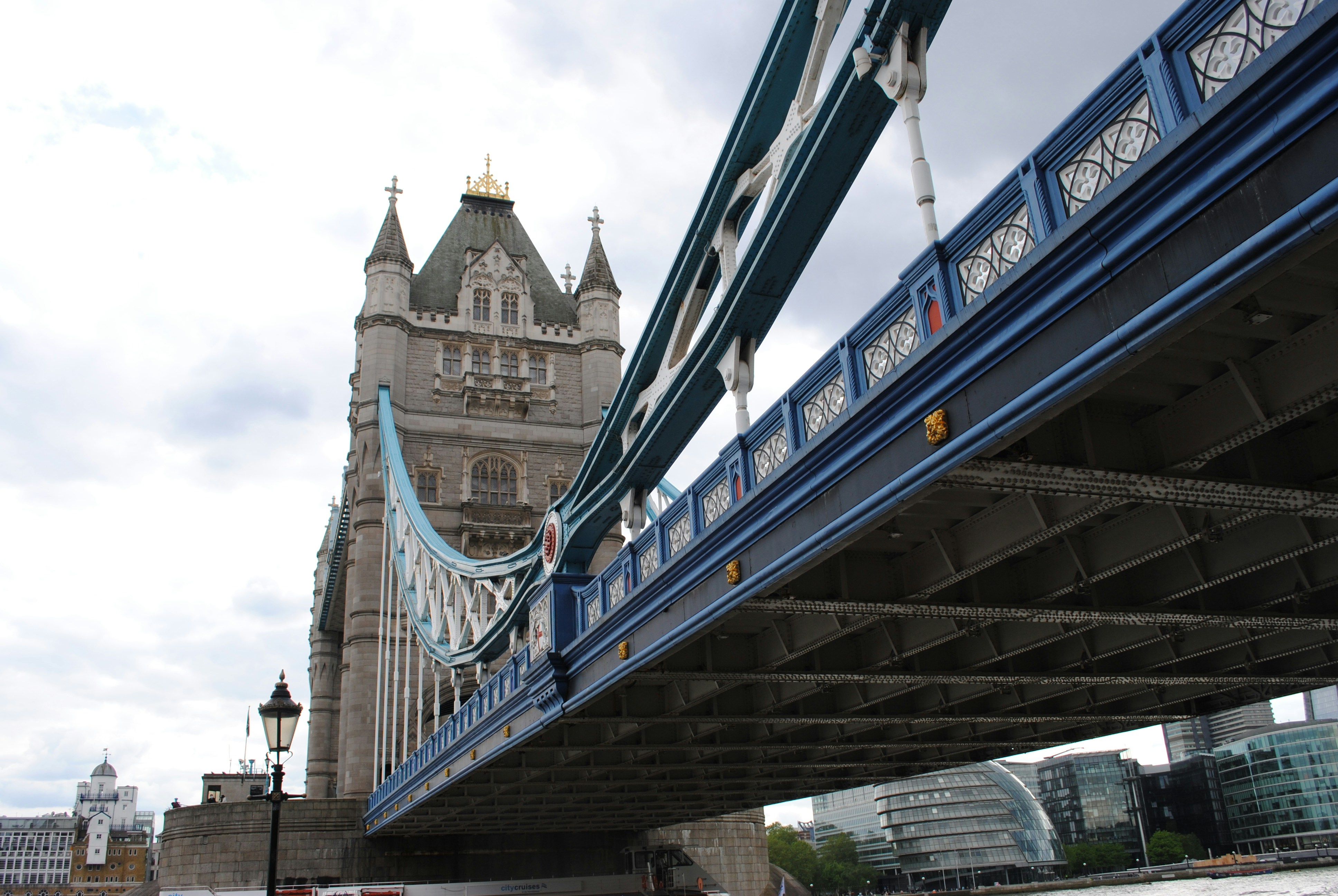 Brown and gray bridge under blue sky during daytime photo – Free London ...