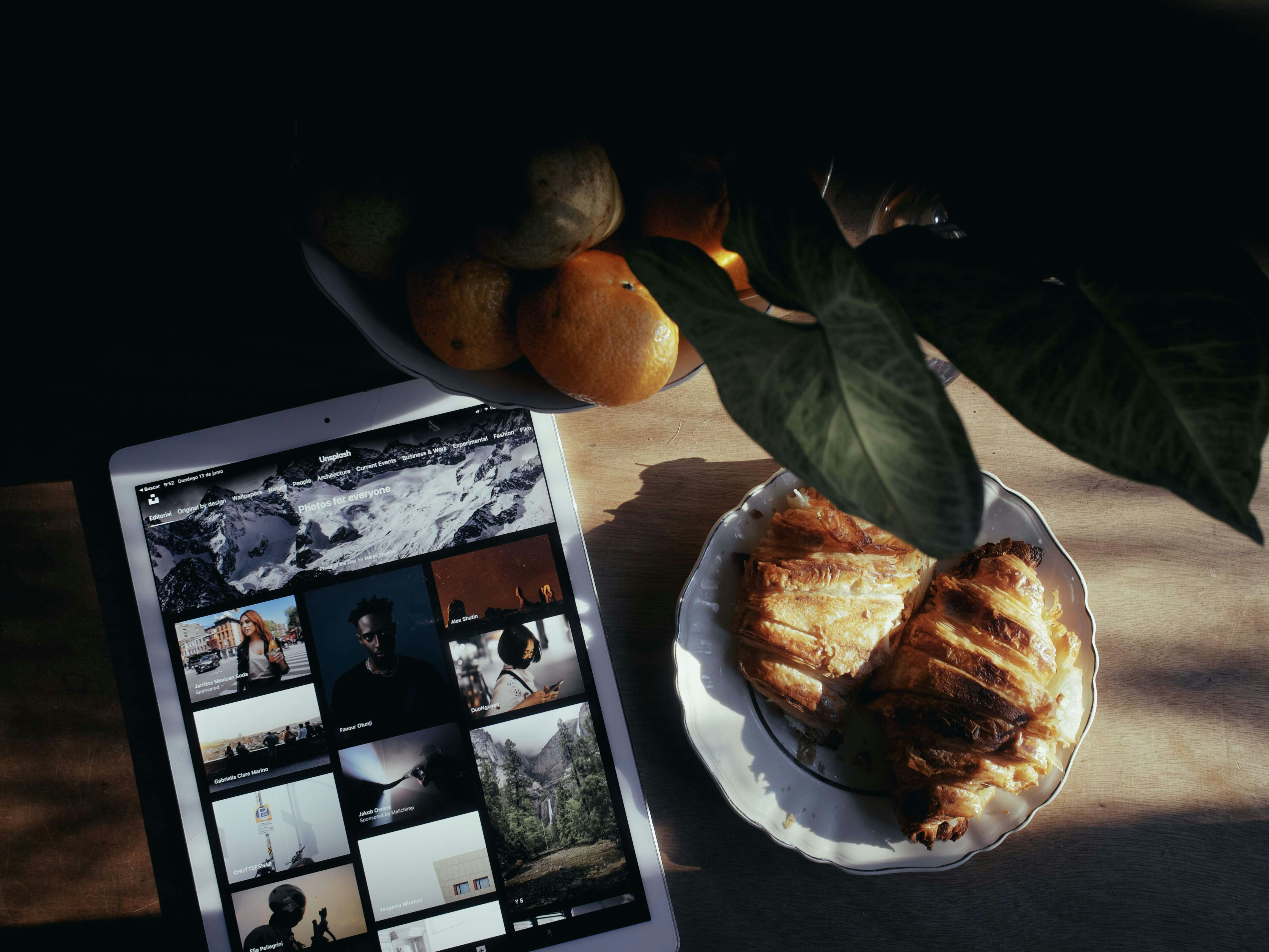 Tablet Gallery: A Cozy Morning Screenlight by the Croissants