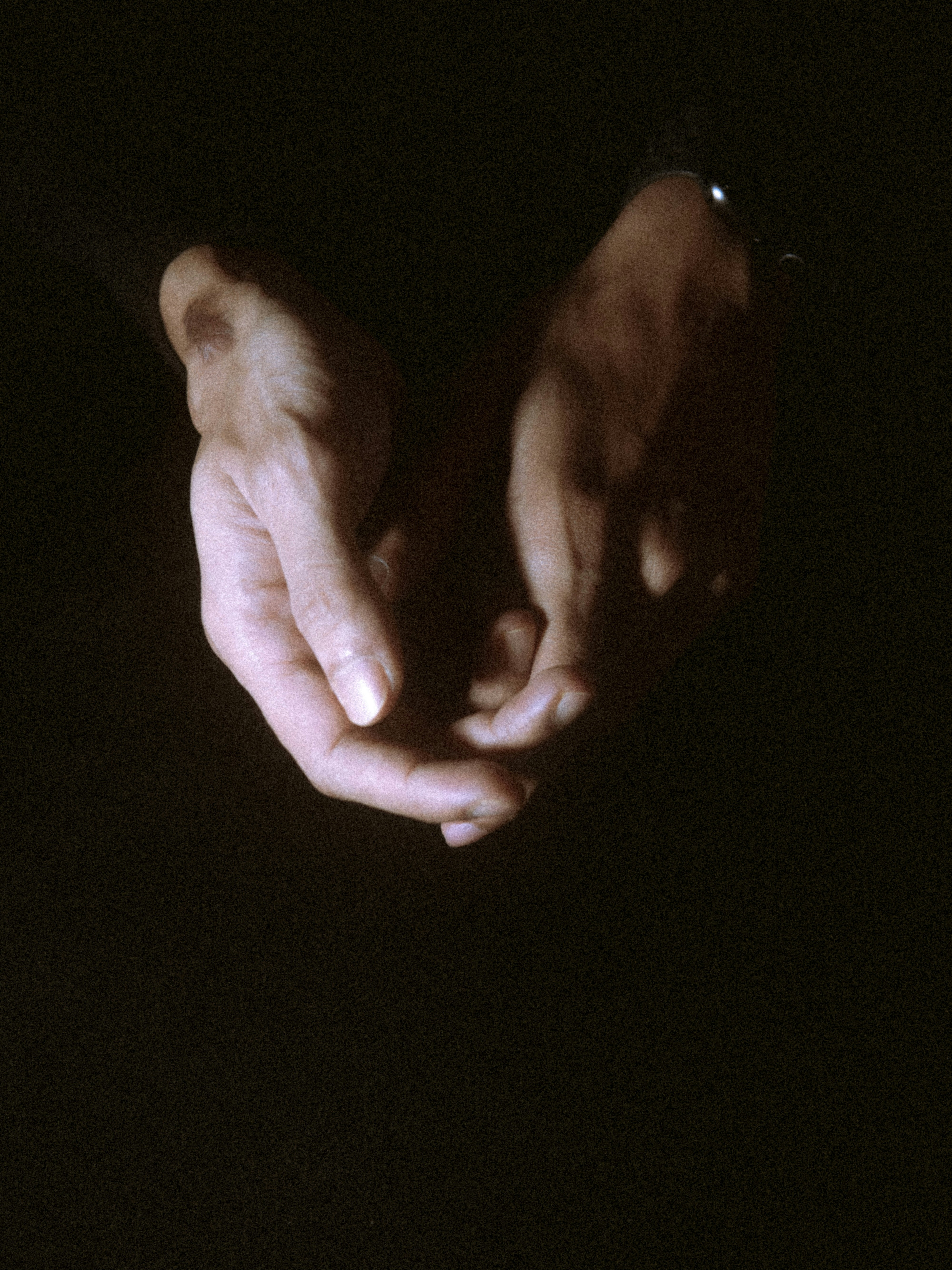 Person showing right middle finger photo – Free Portrait Image on Unsplash