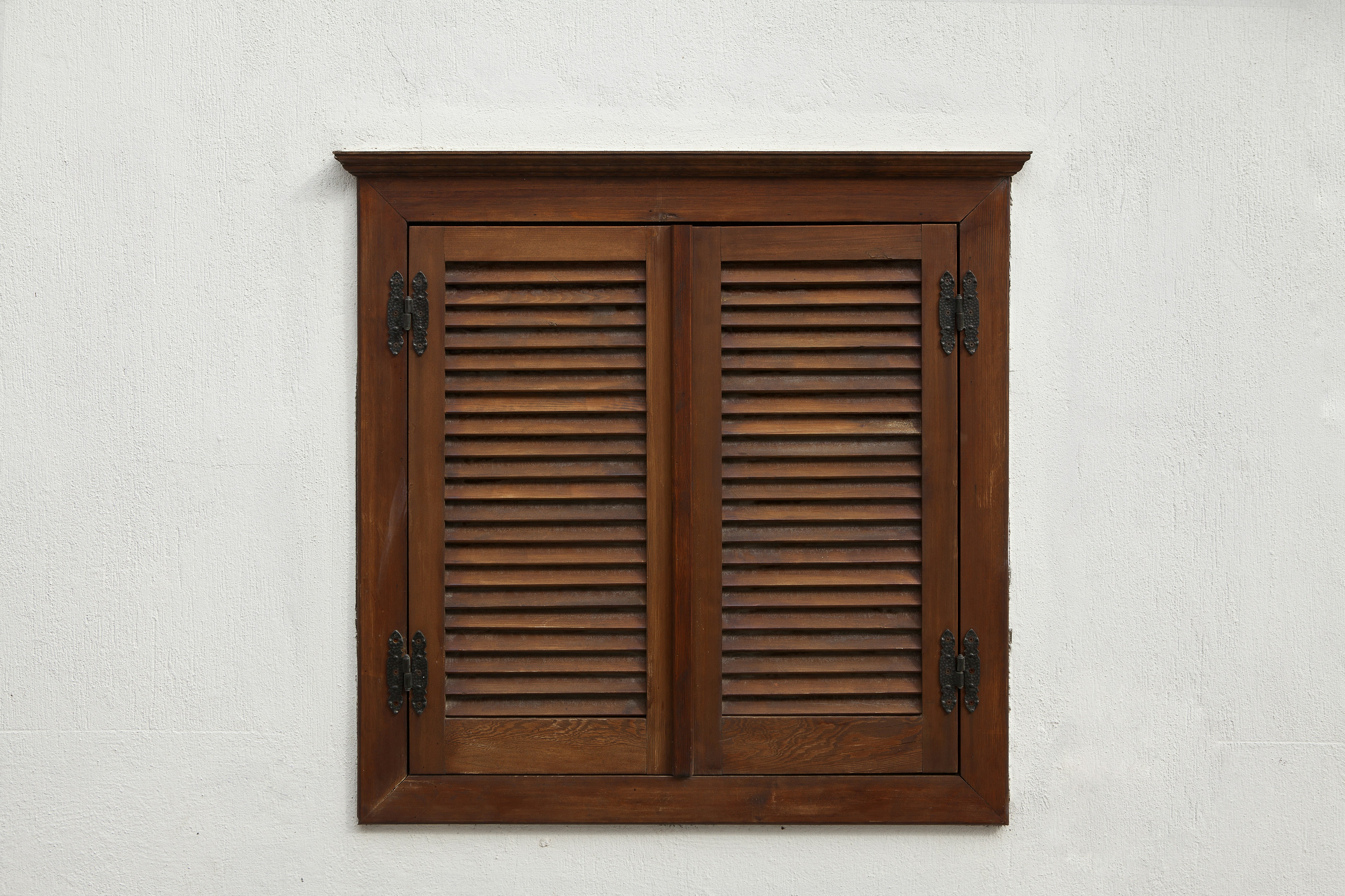 50,000+ Wooden Window Pictures | Download Free Images on Unsplash