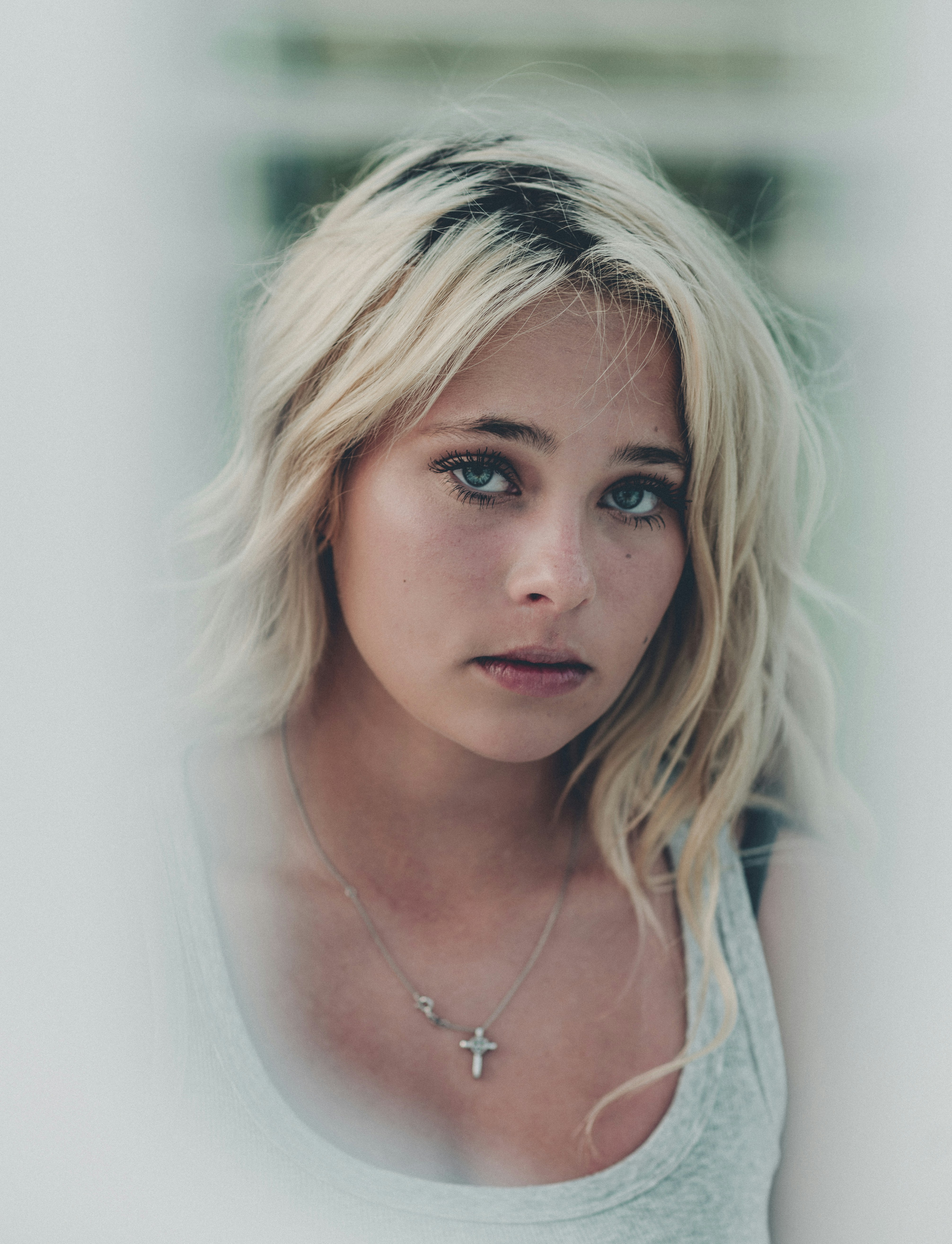 Eyes Above the Soft Blur: Portrait Through a Veil of Light