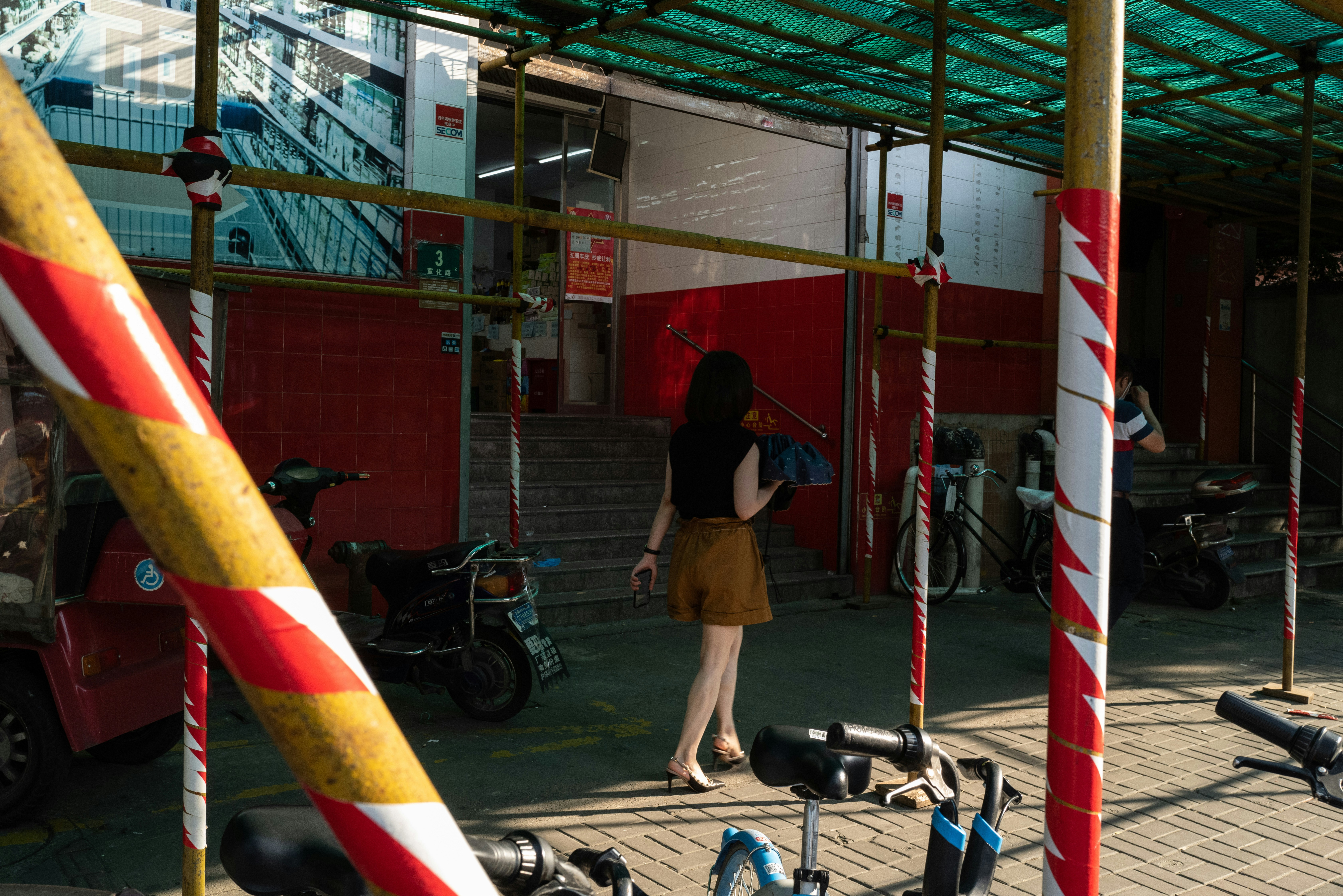Urban Passage: A Glimpse Through the Framework