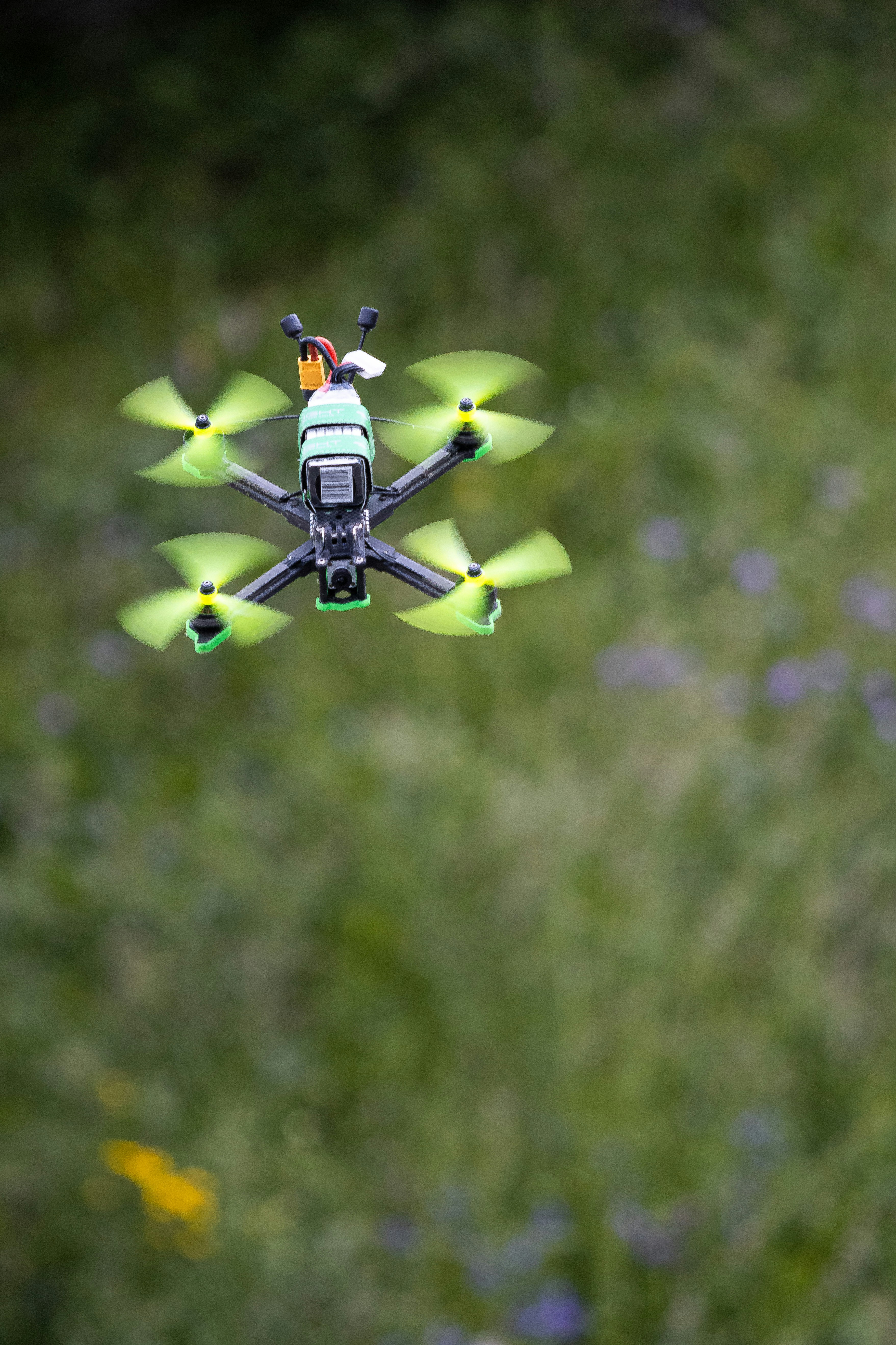 Vibrant Hover: Drone in ActionNathanaël Desmeules
