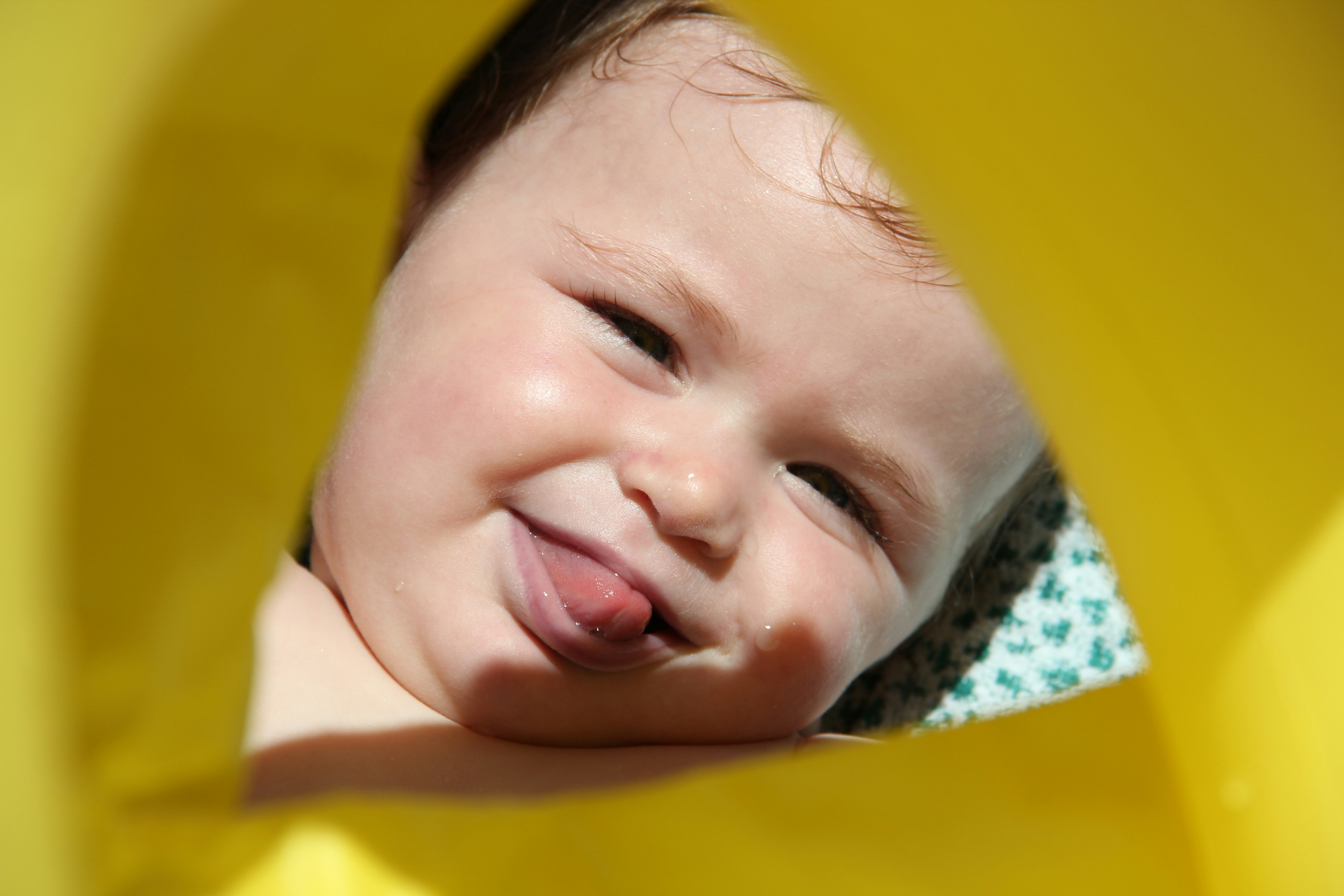 Smiling baby in yellow shirt photo – Free Person Image on Unsplash