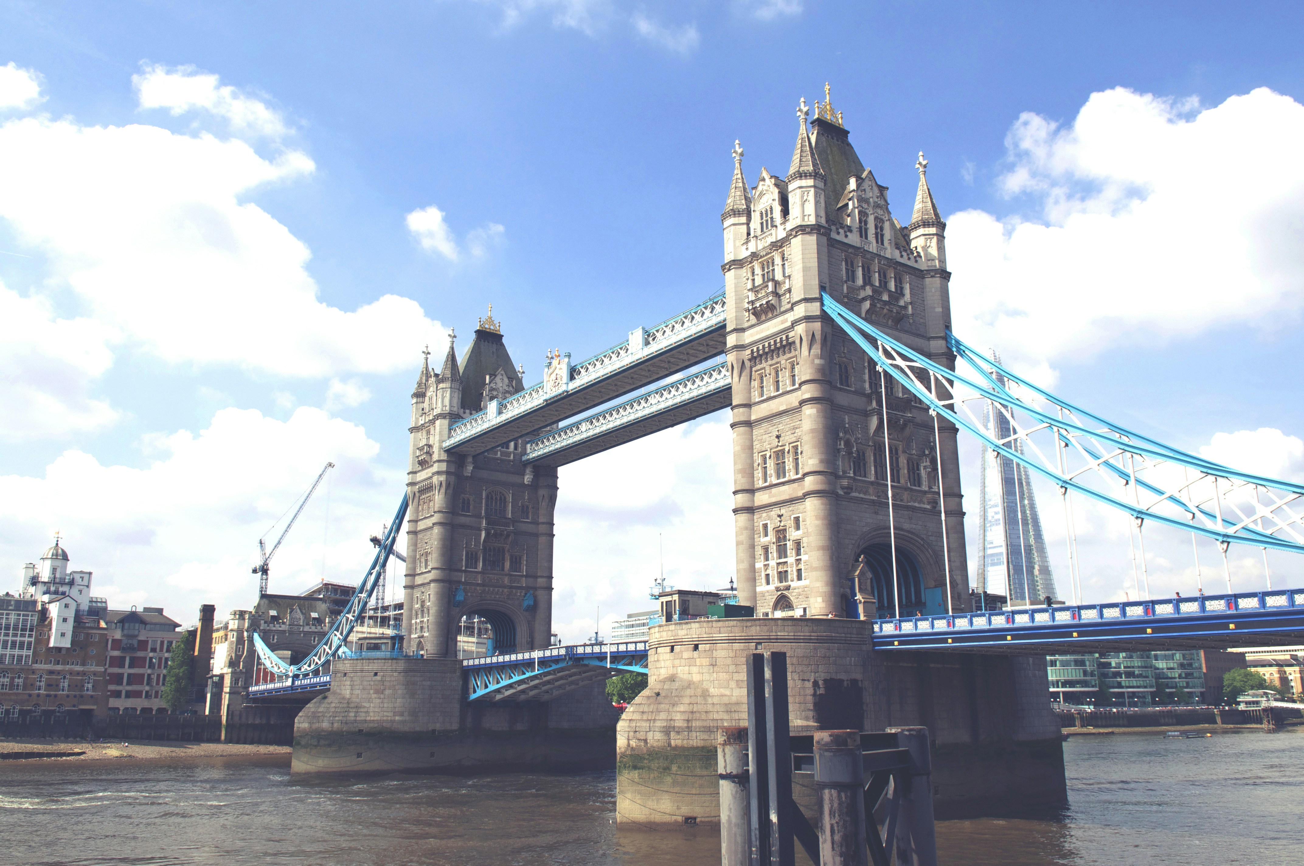 Blue Lattices Above the Thames: Tower Bridge in Crisp Afternoon Light
