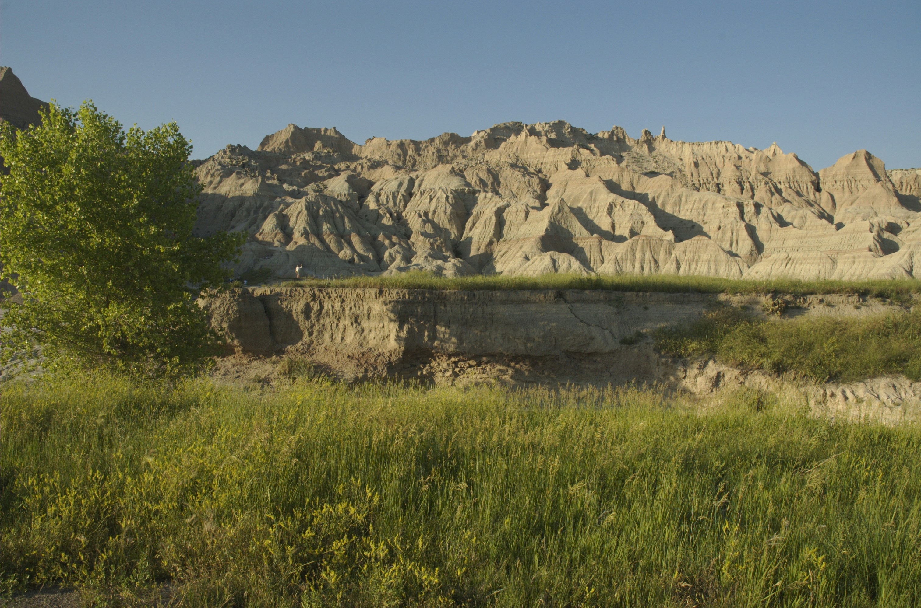 Ridgework Over the River: Morning Light on the Badlands