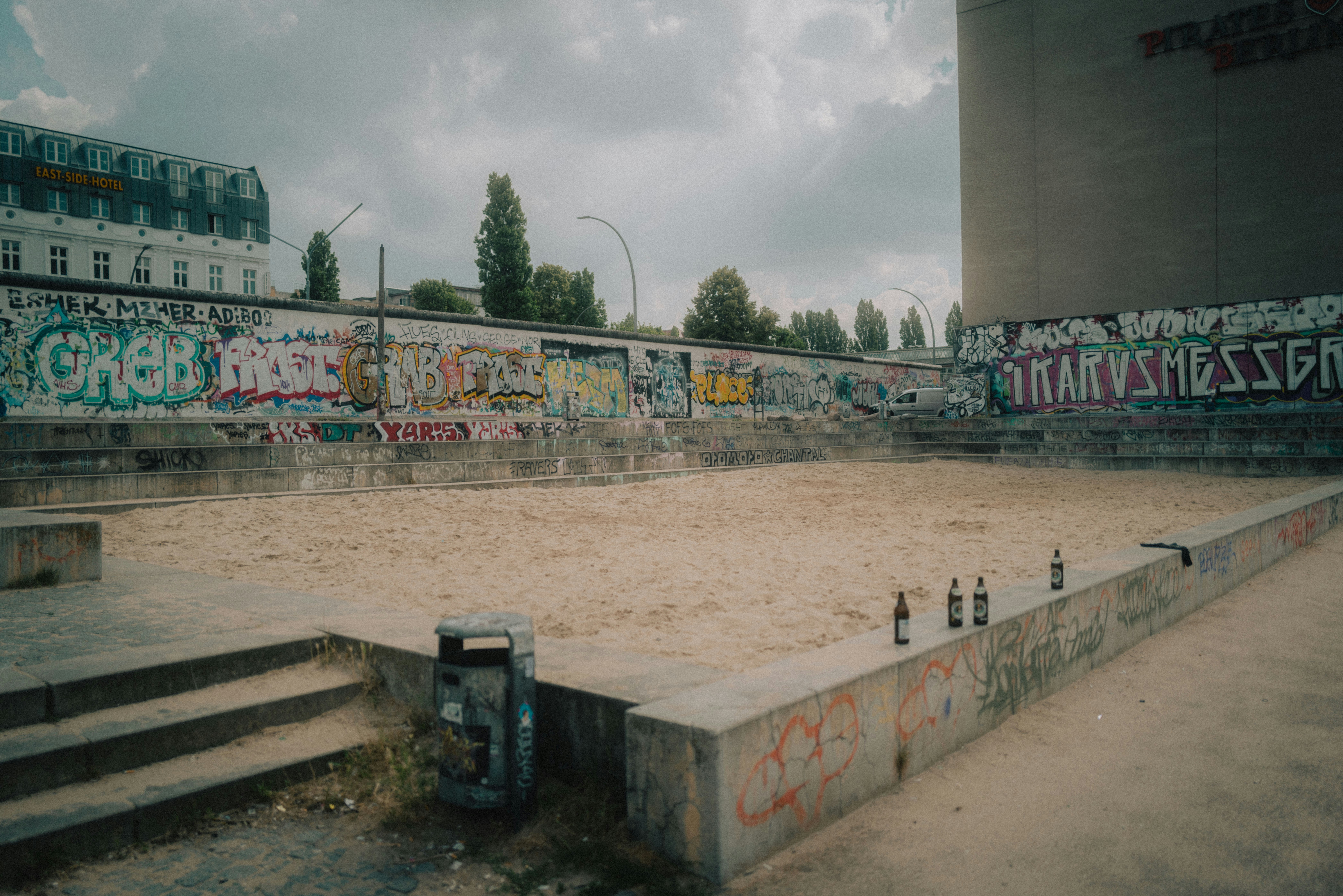 beach place next to the East Side Gallery