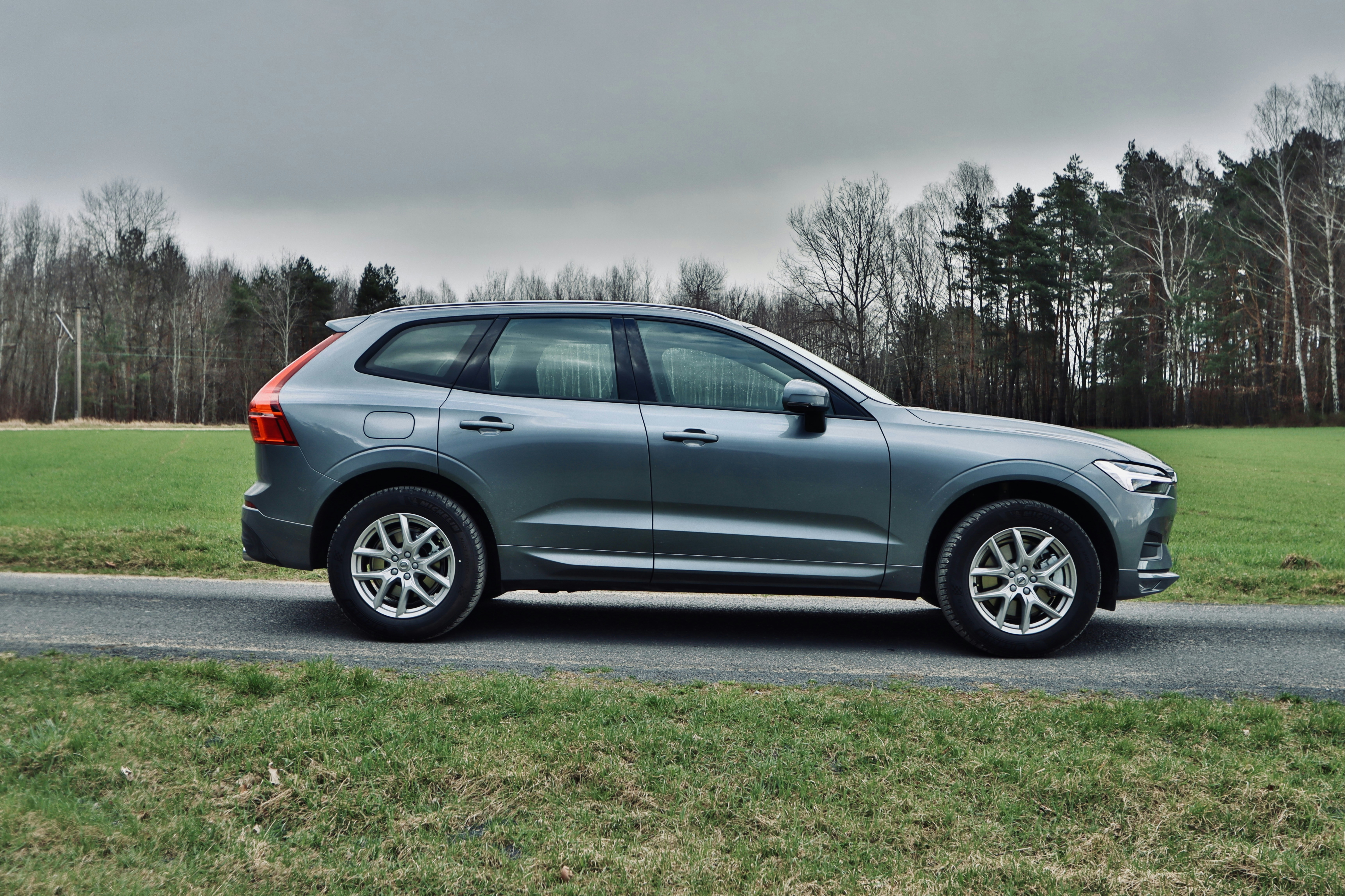Gray suv on green grass field during daytime photo – Free Car Image on ...