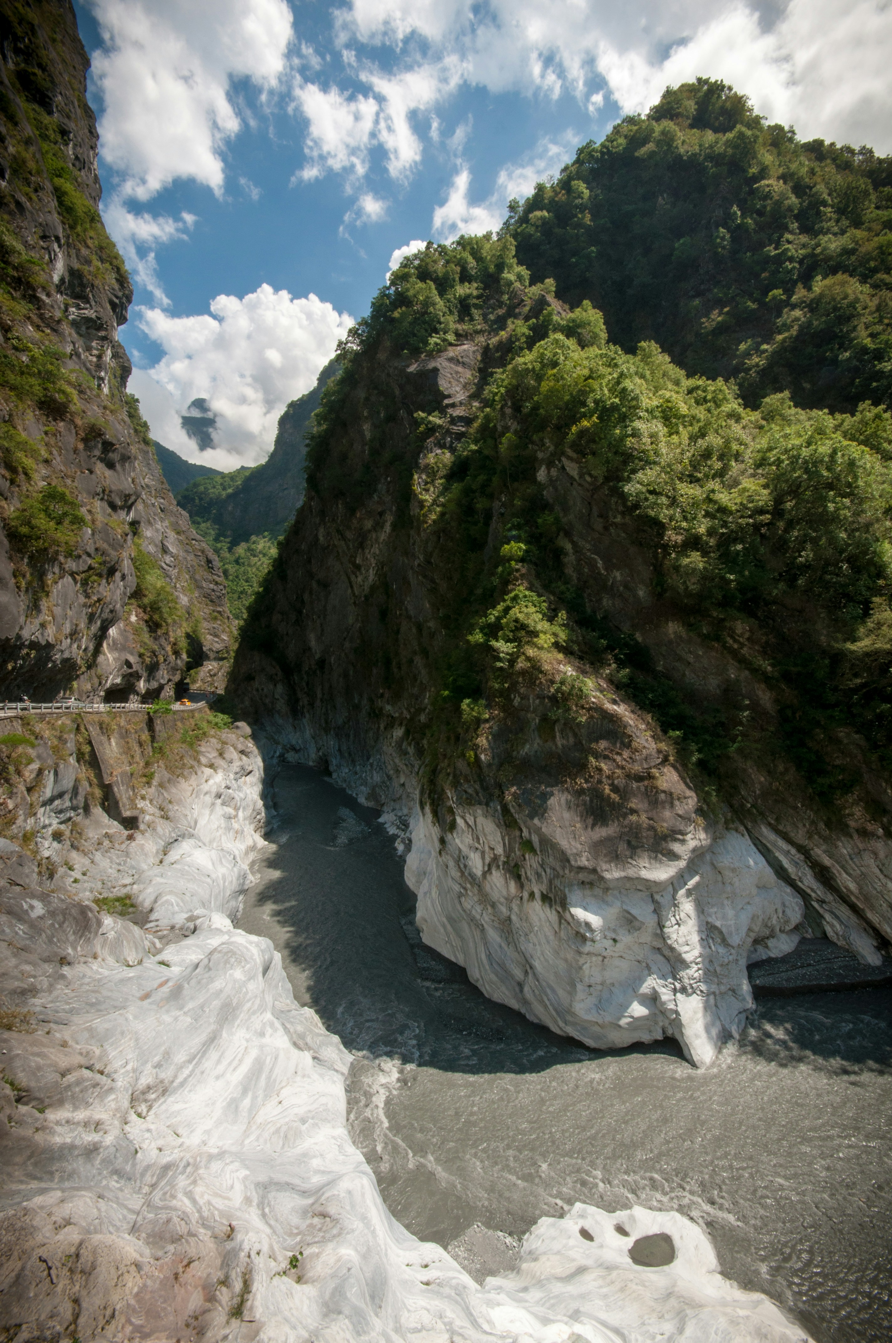 Définition de gorge profonde | Dictionnaire français | La langue française