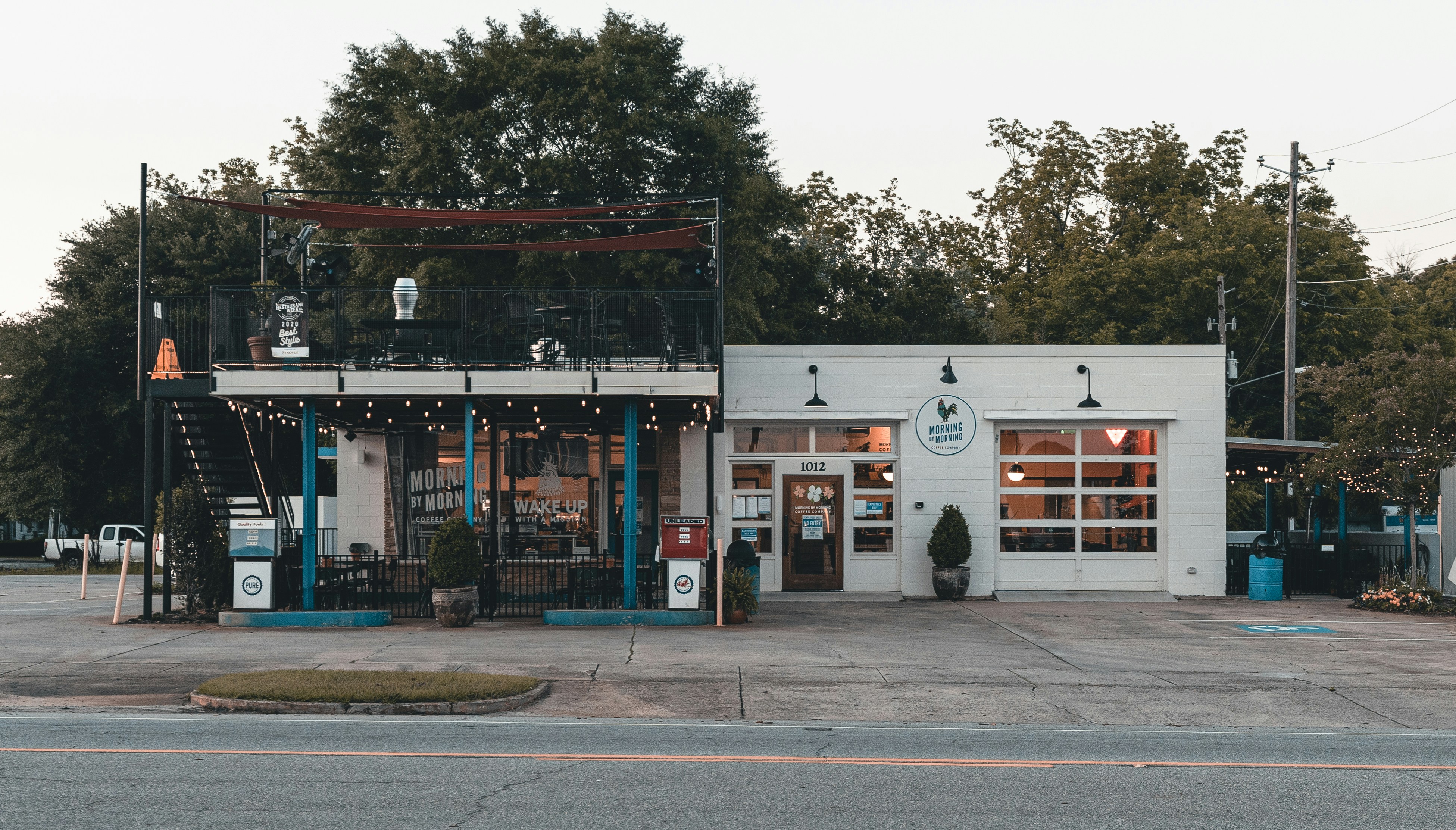 White and red store front photo – Free Usa Image on Unsplash