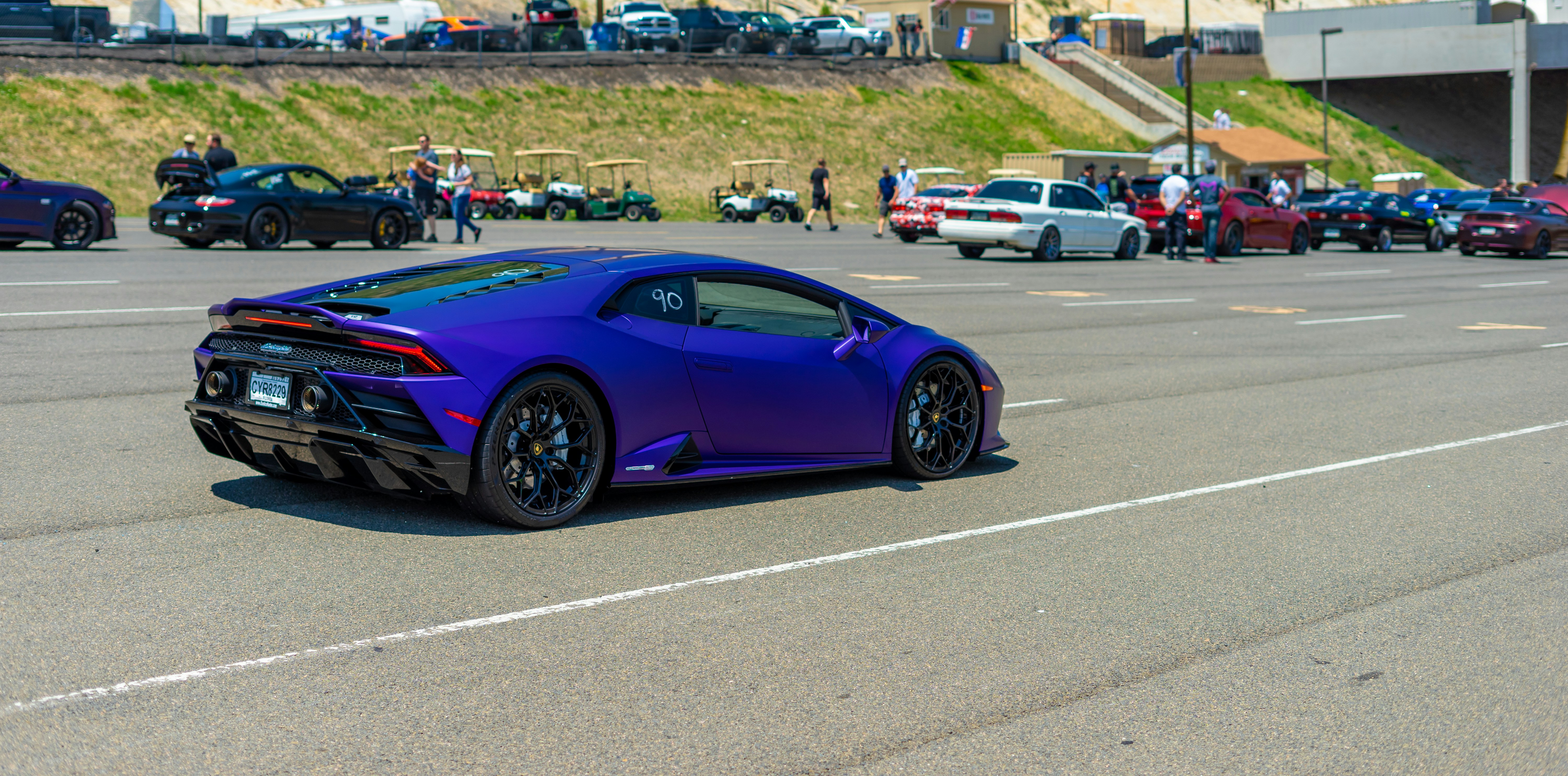 Foto Ferrari 458 Italia morado en carretera durante el día – Imagen ...