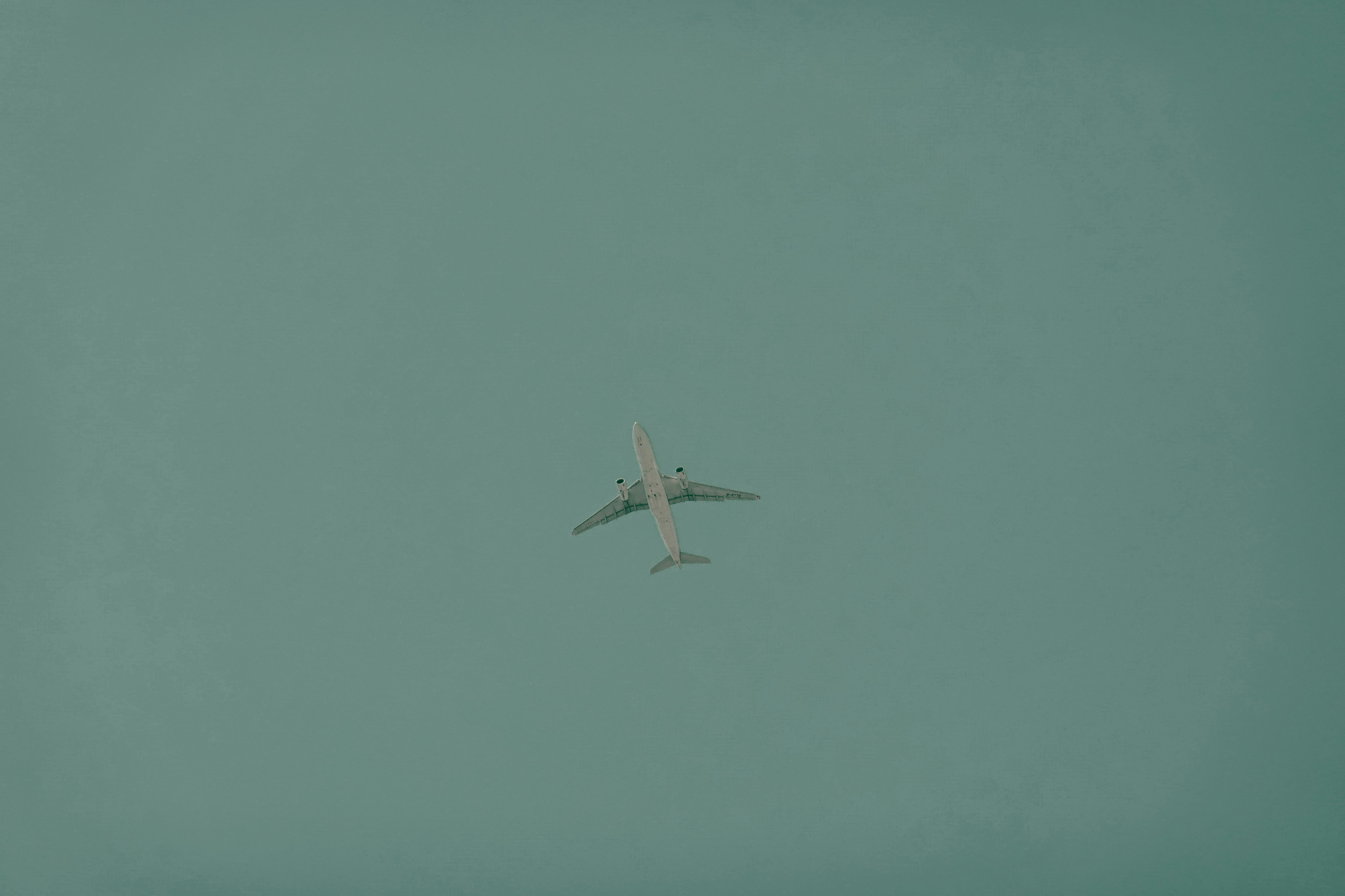 Isolated Seraph: A distant jet traced in a quiet blue-green plane
