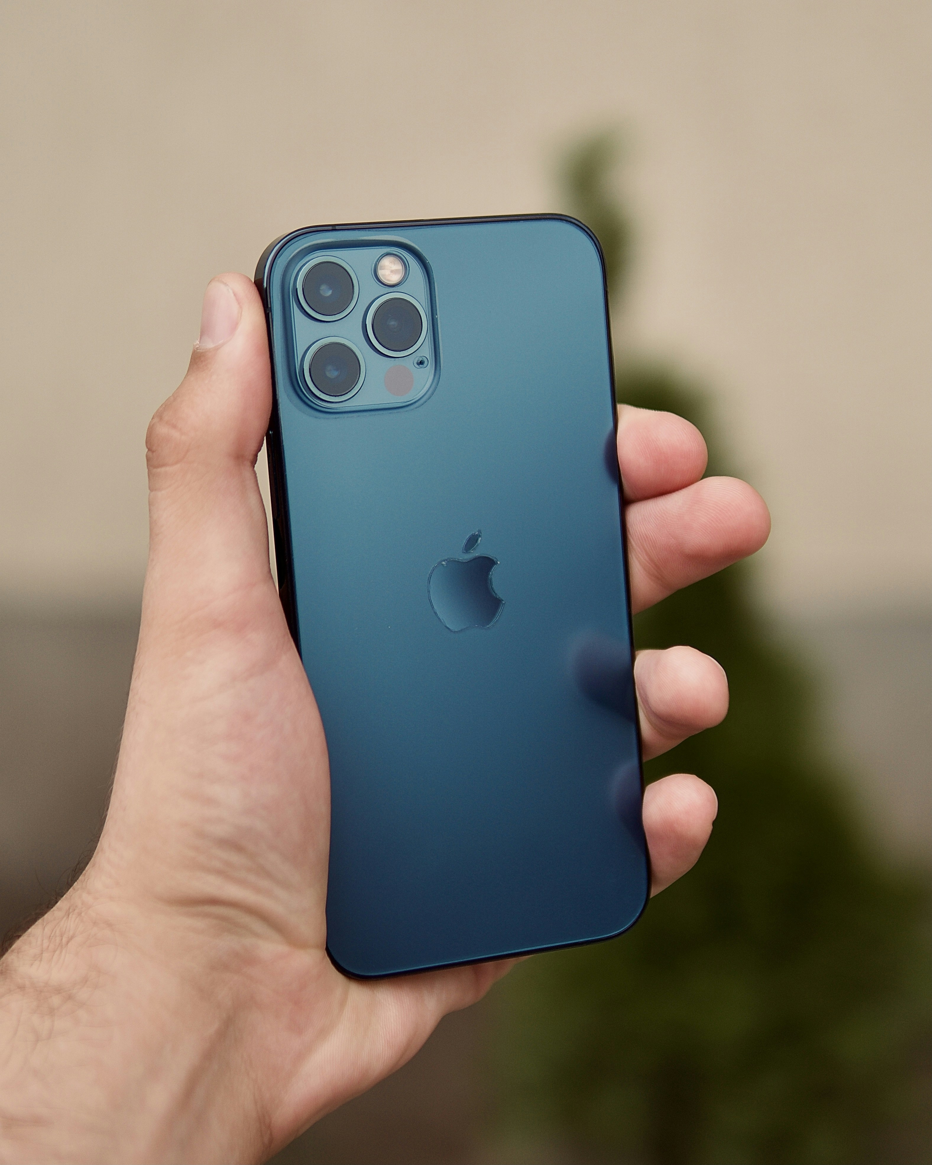 Blue smartphone with blue case photo – Free Phone Image on Unsplash