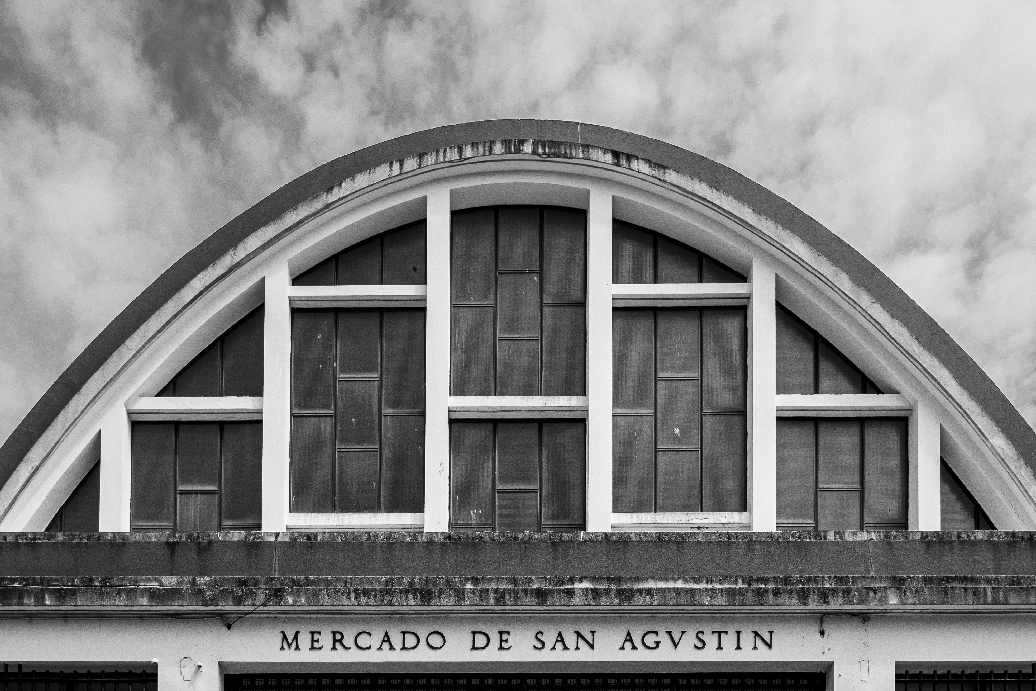 Arched Market Facade: Symmetry and Sky