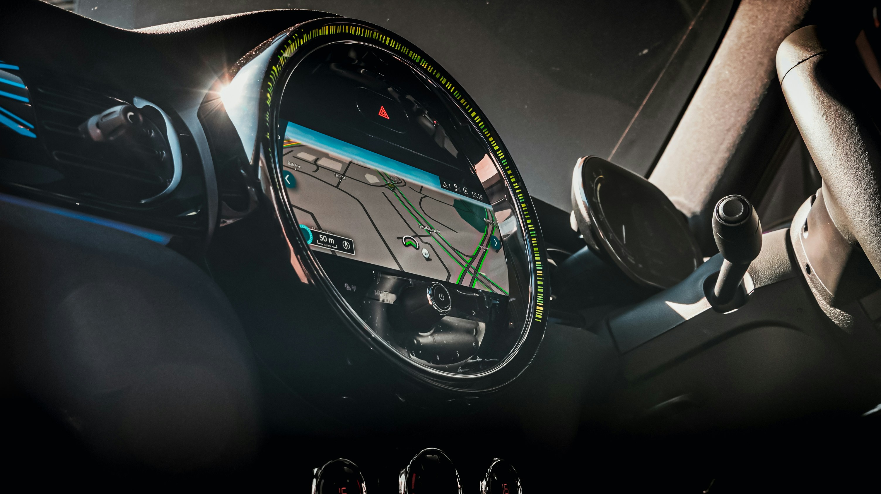 Volante de coche negro con volante de coche negro foto – Imagen de Mini ...