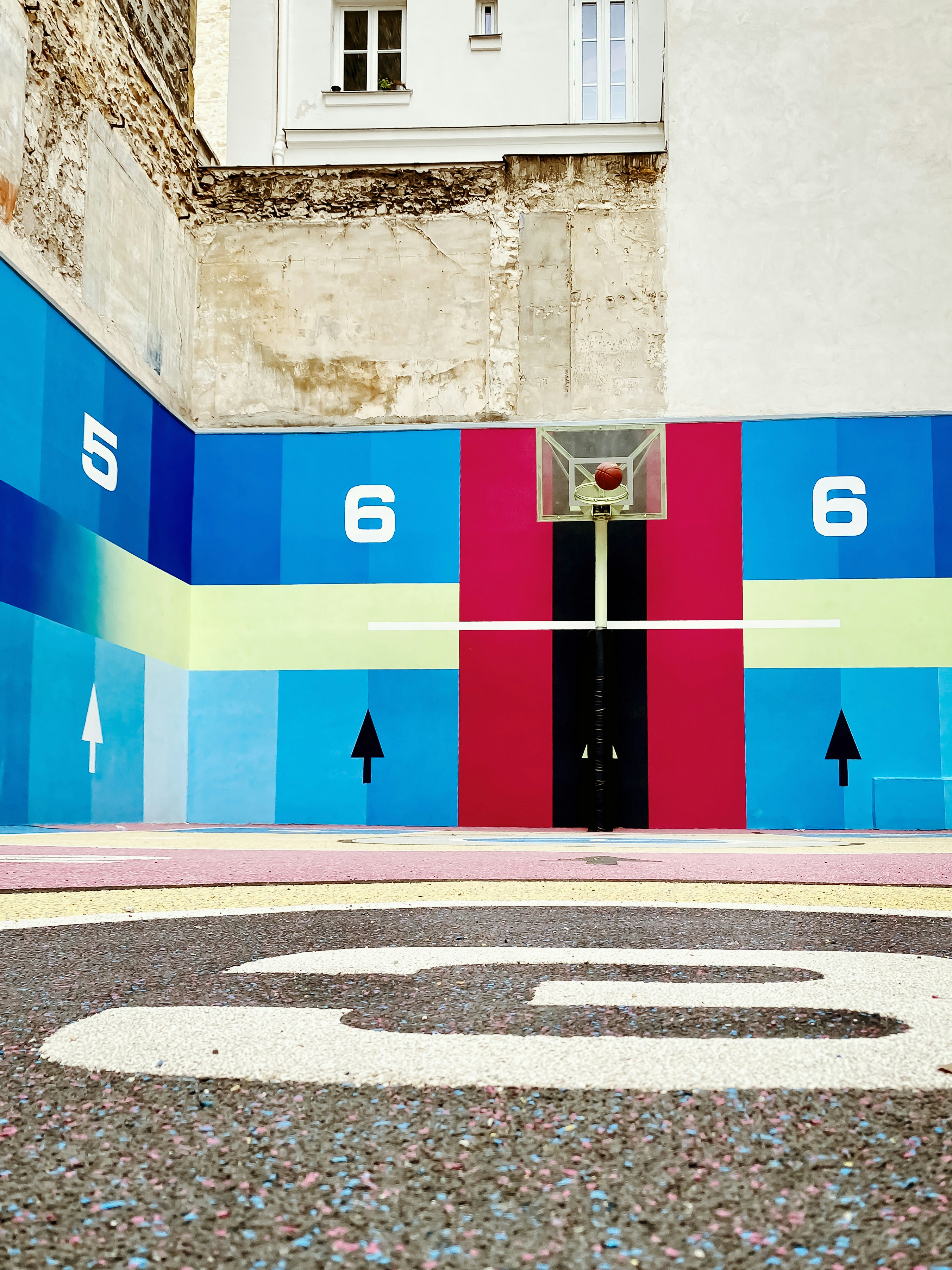 Centerline Hoop: A Prism-Walled Moment