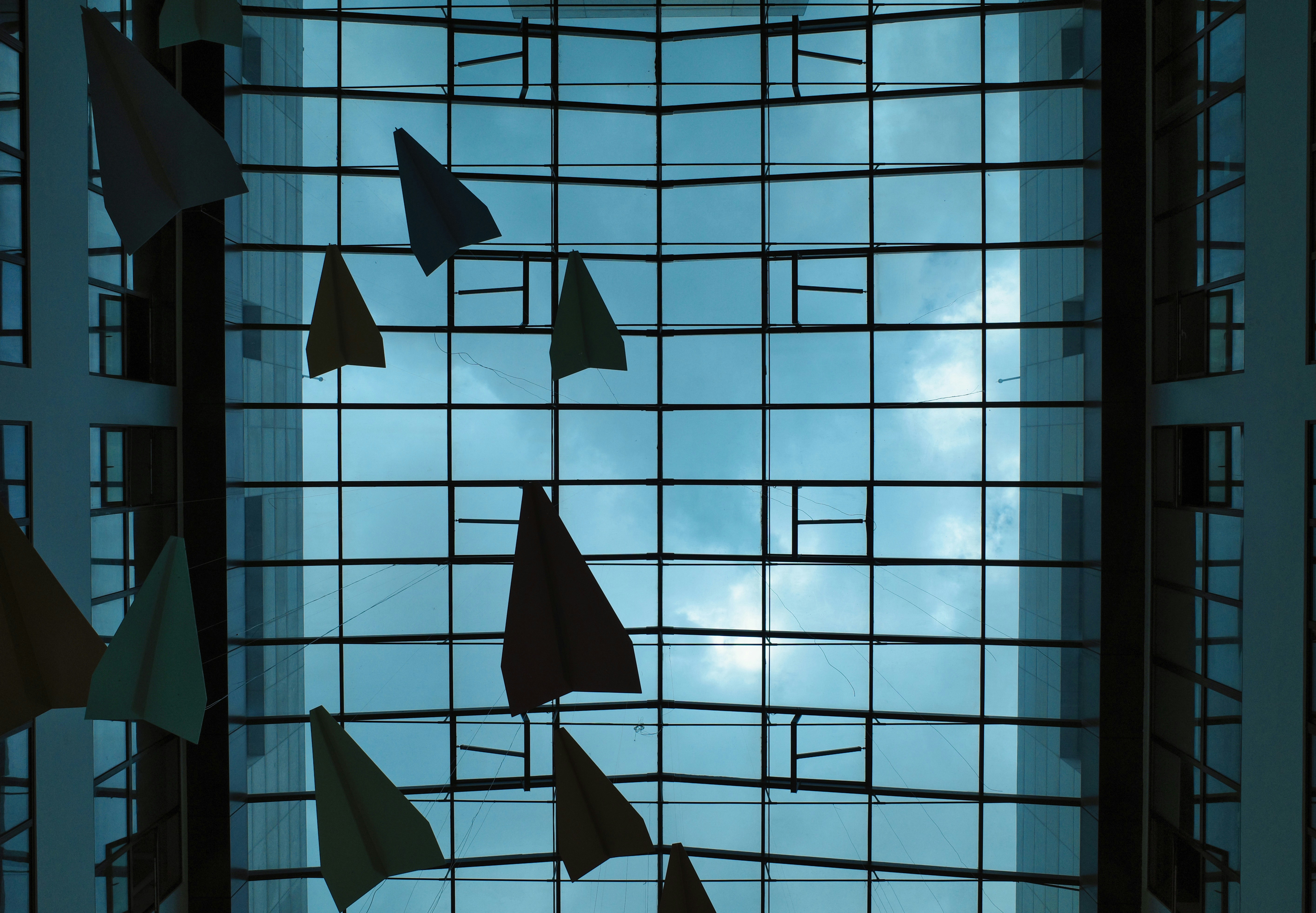 see the sky from an empty office