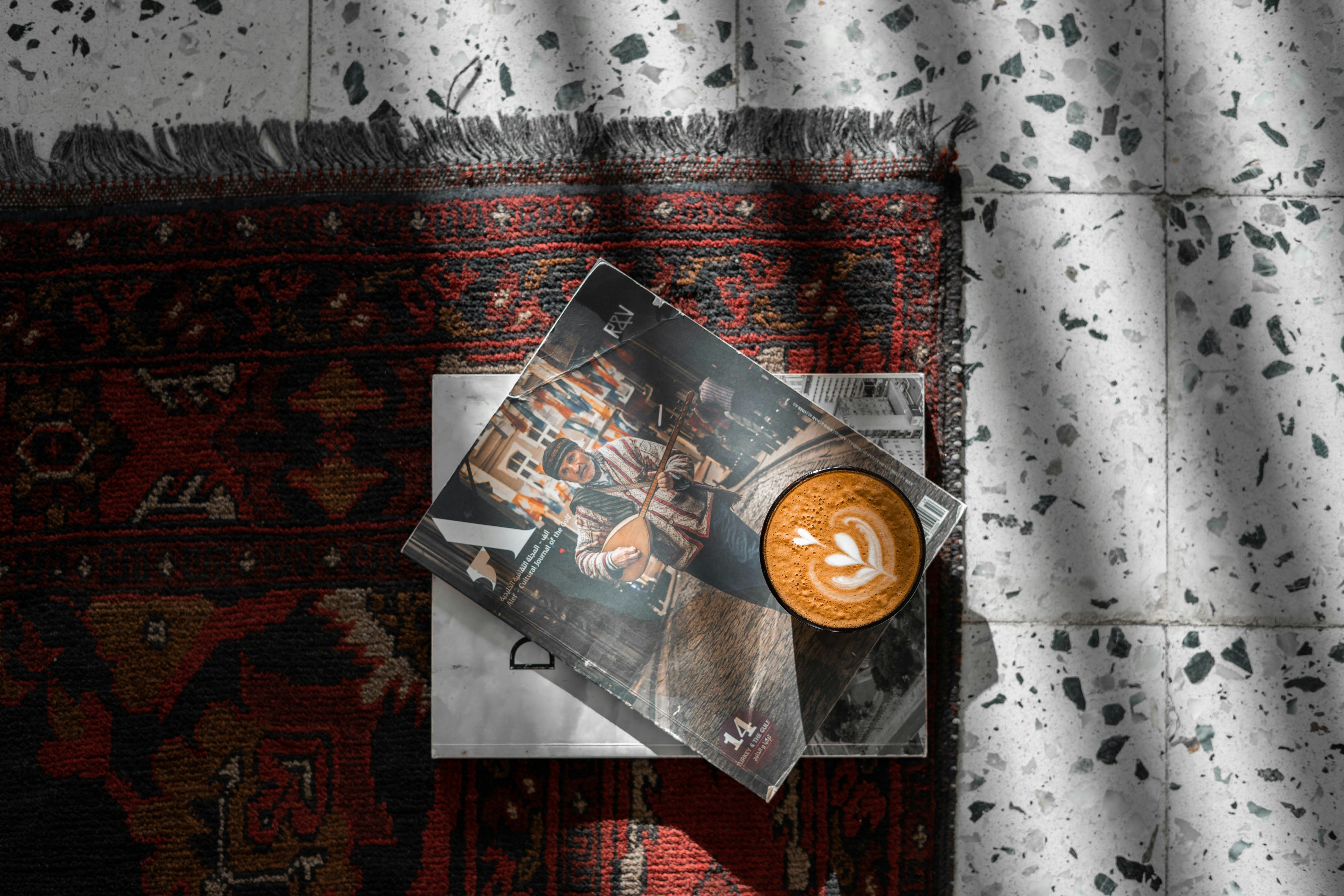 Cafe Light: A Latte of Focus on a Row of Memories
