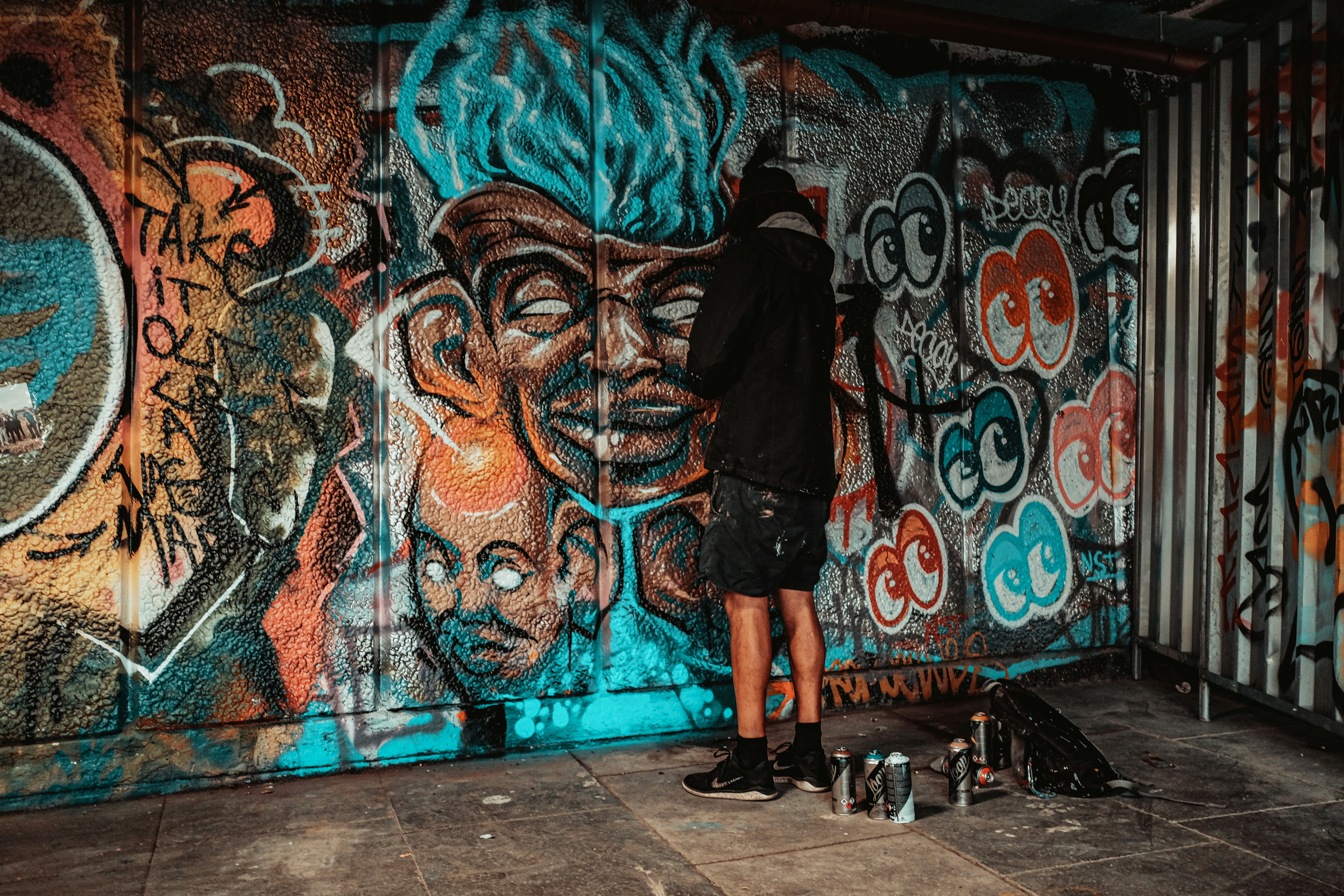 Urban Expression: The Art of Graffiti in Motion