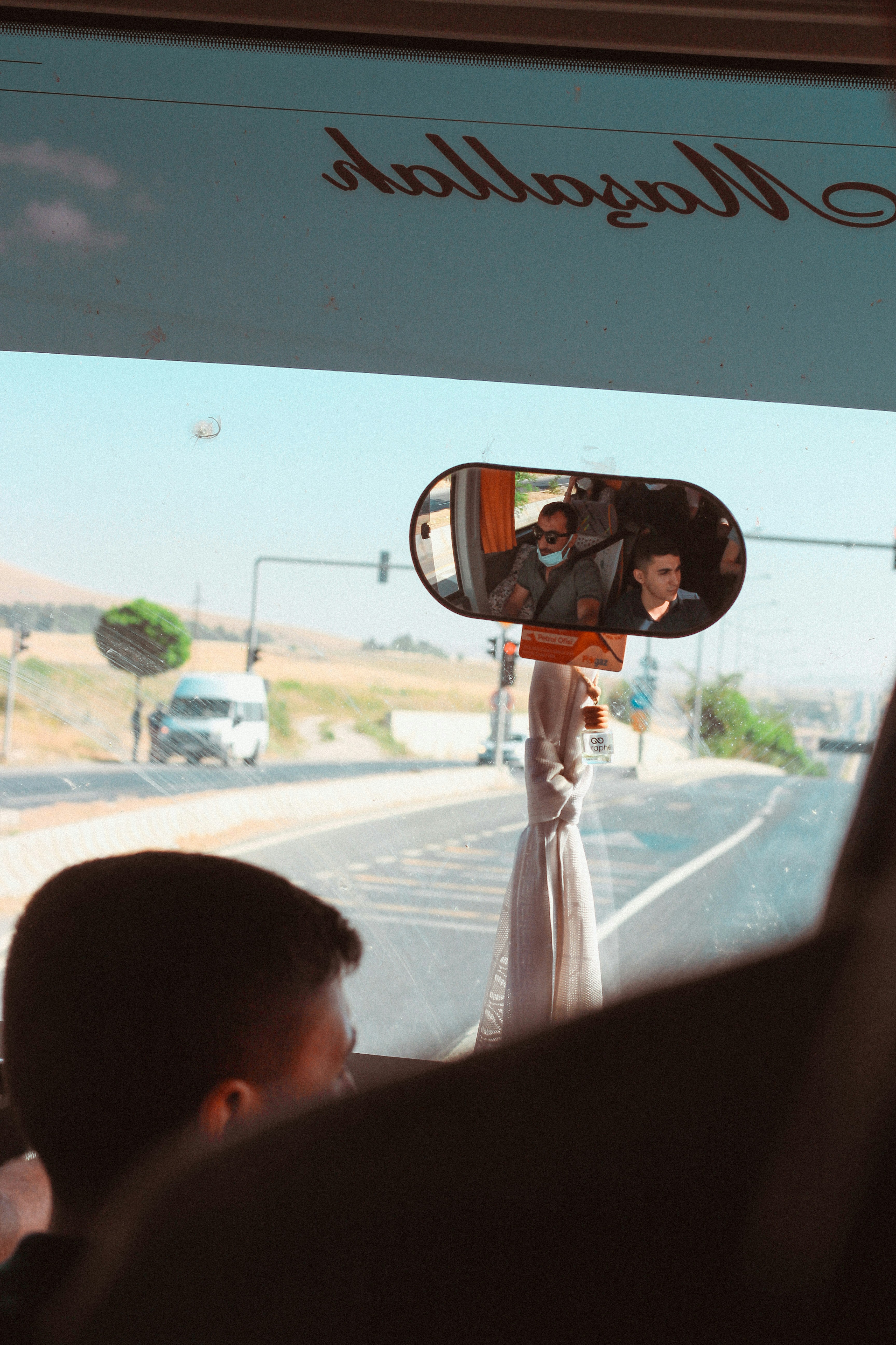 Masked Echoes in a Moving Mirror