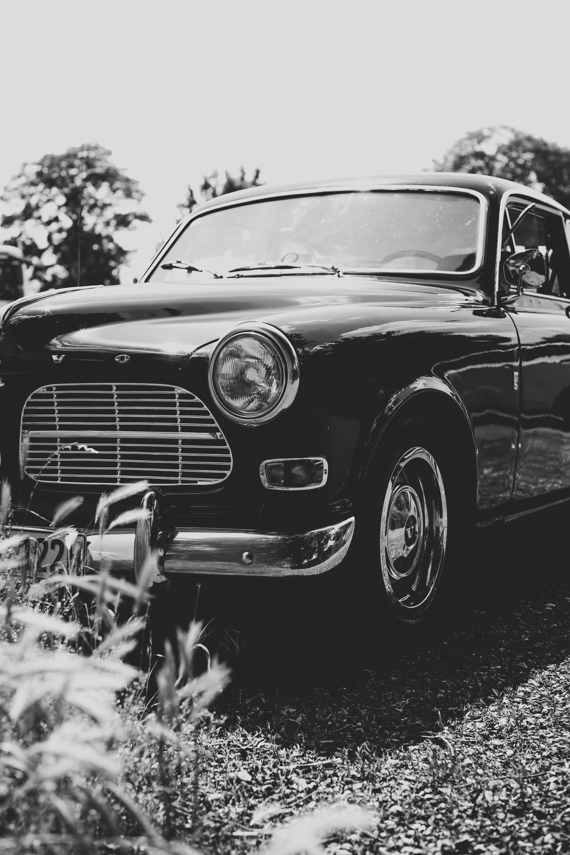 Grayscale photo of vintage car photo – Free Nürnberg Image on Unsplash