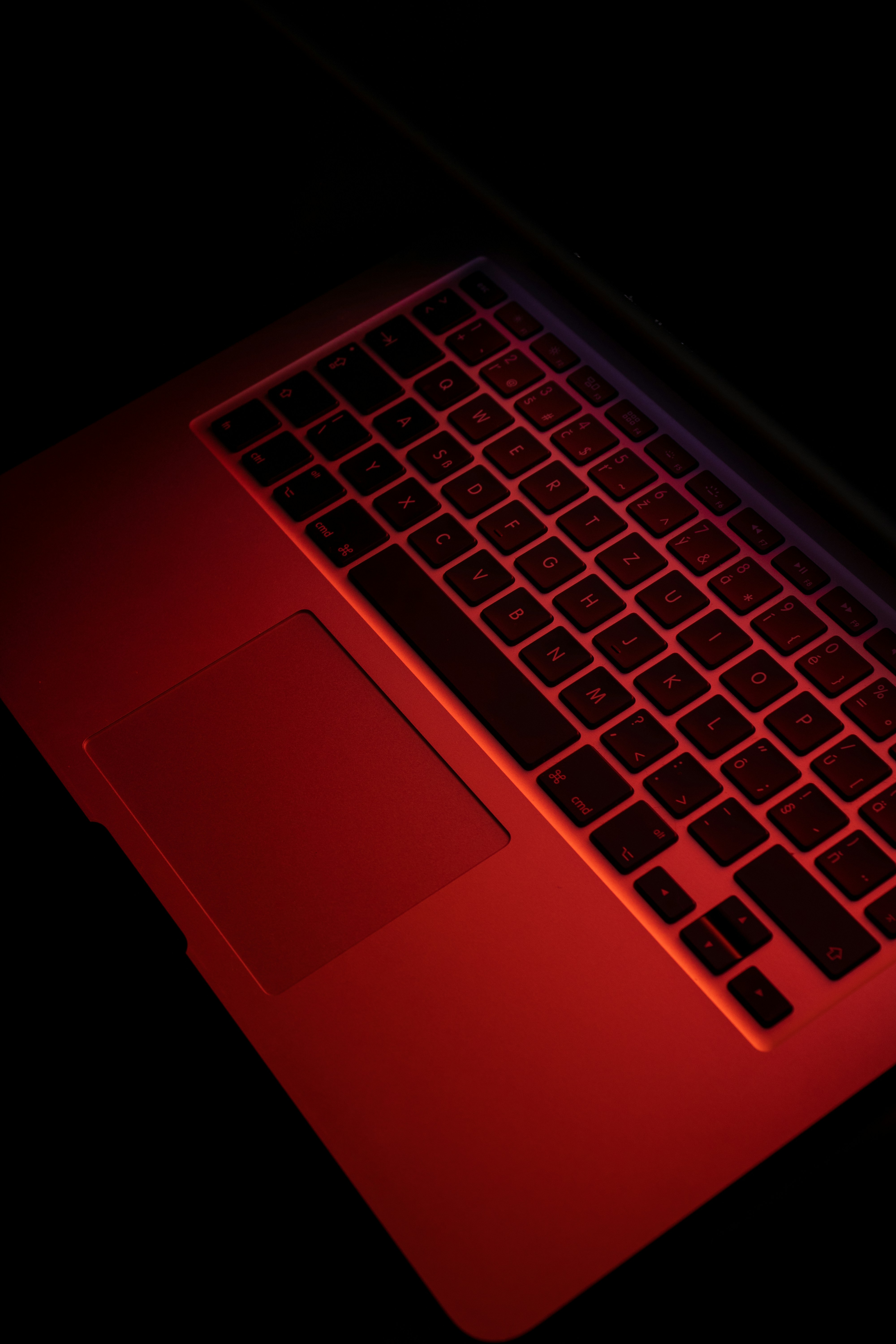 Red and black laptop computer photo – Free Pc Image on Unsplash