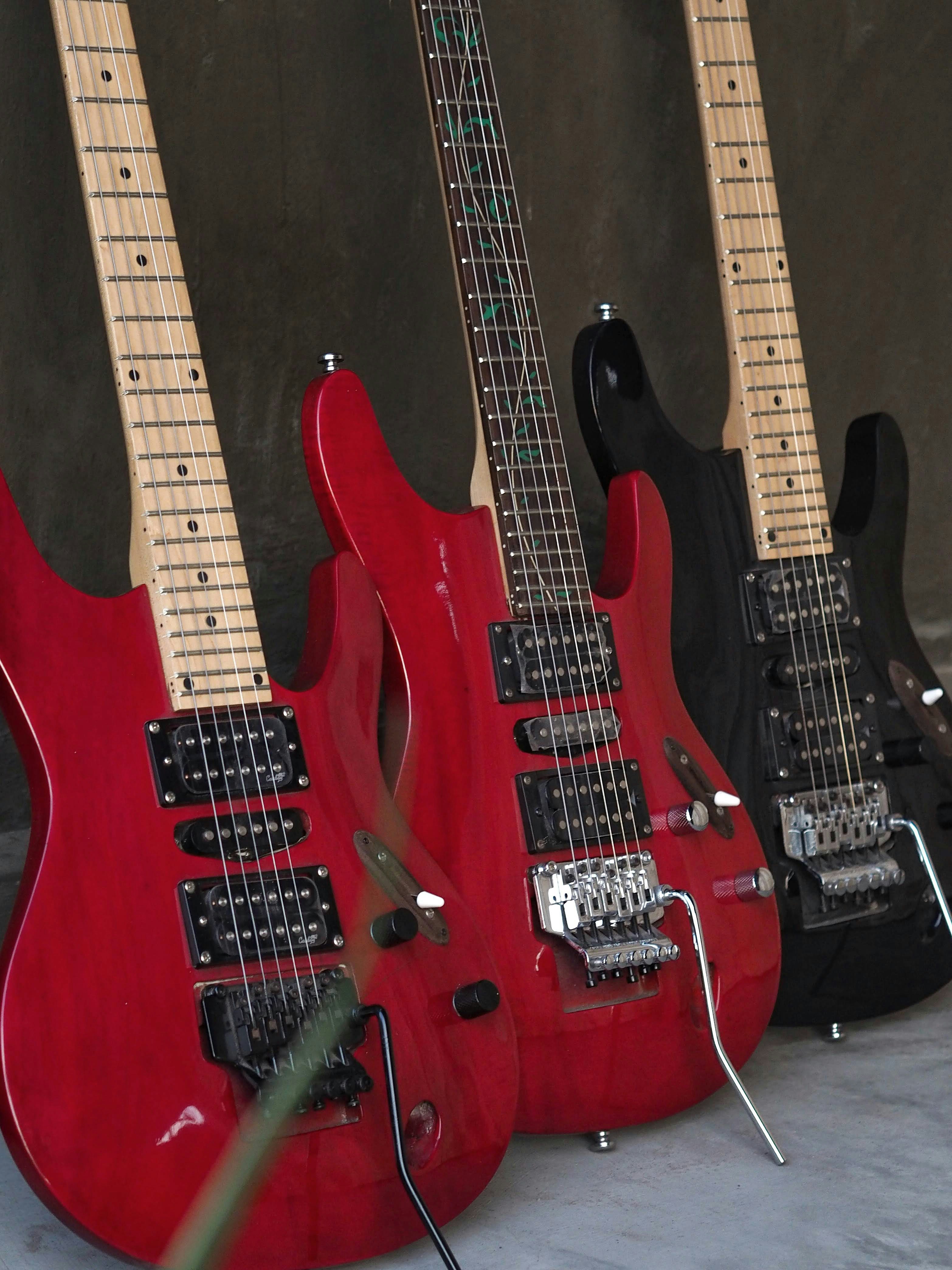 Red and white stratocaster electric guitar photo – Free Musical ...