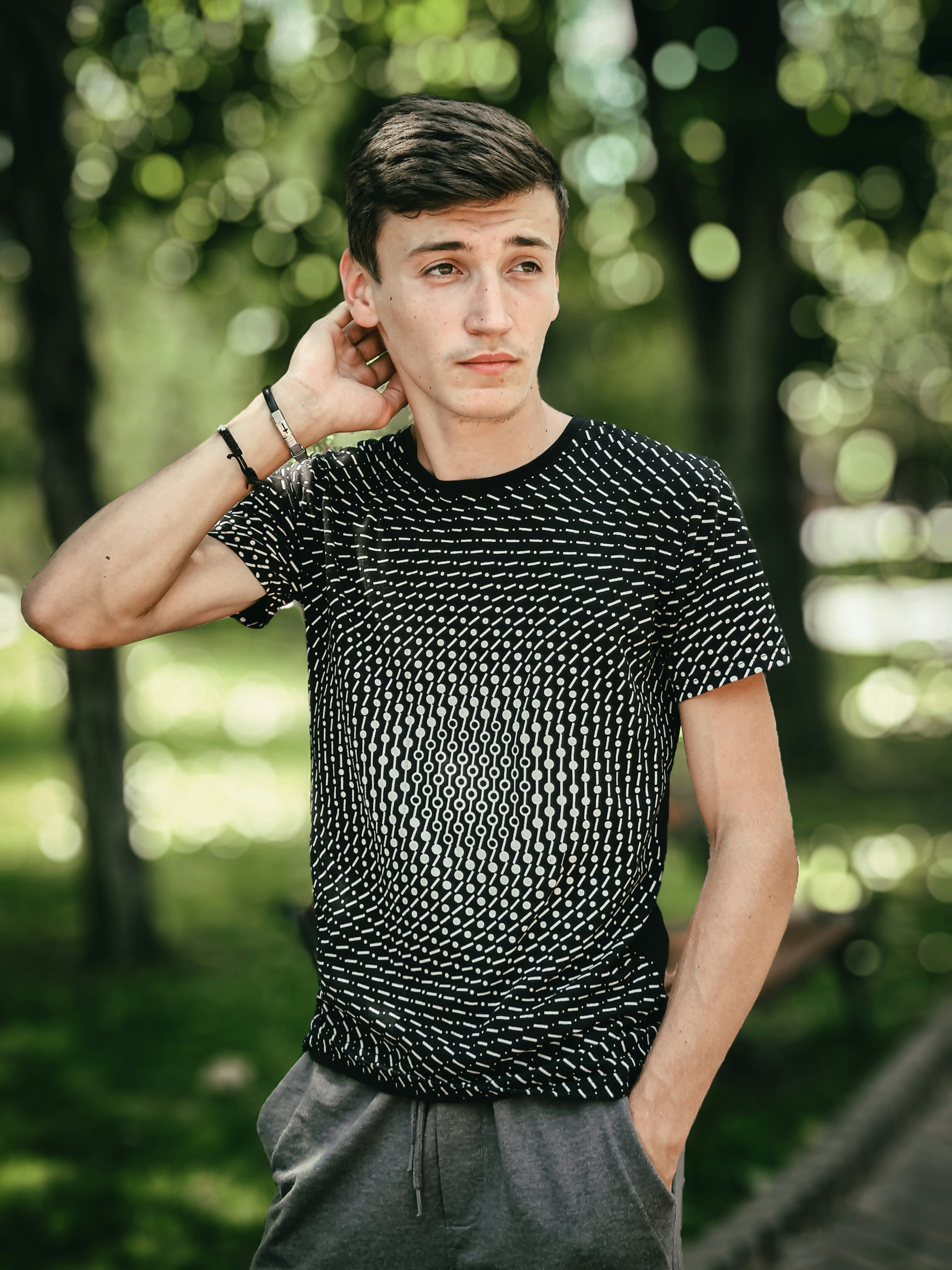 Man in black and white crew neck t-shirt photo – Free Human Image on ...