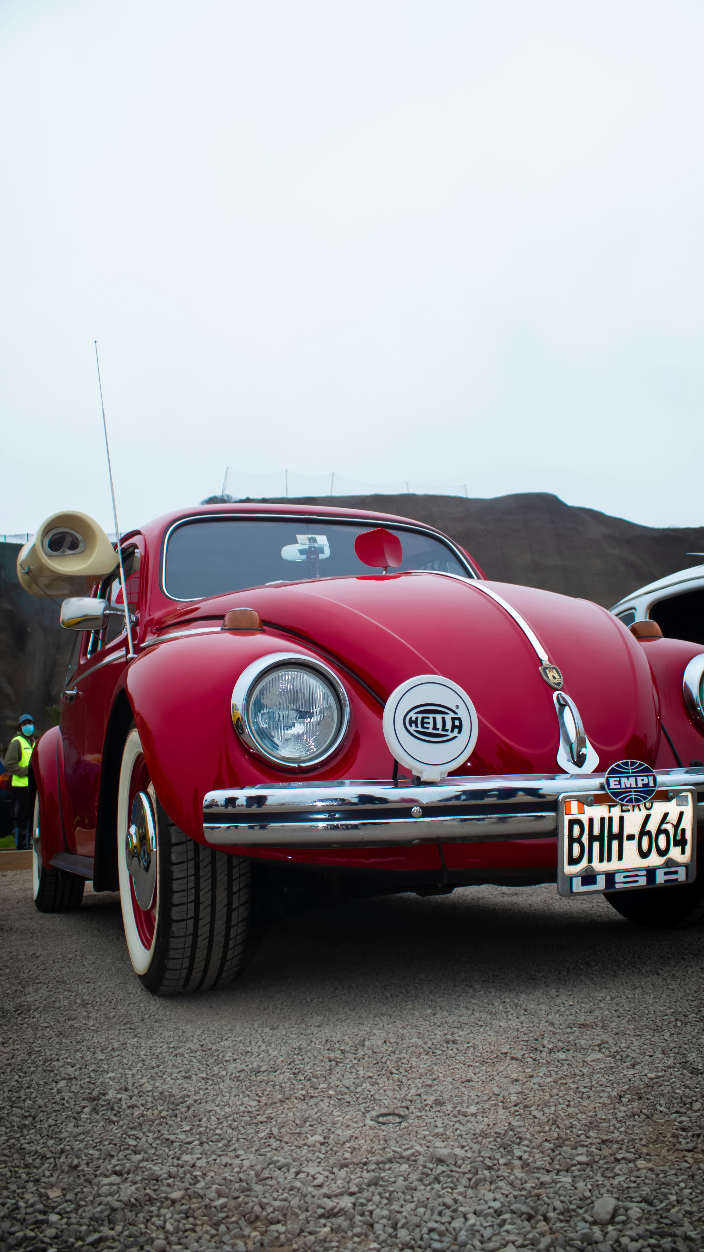 Red and white vintage car photo – Free Lima Image on Unsplash