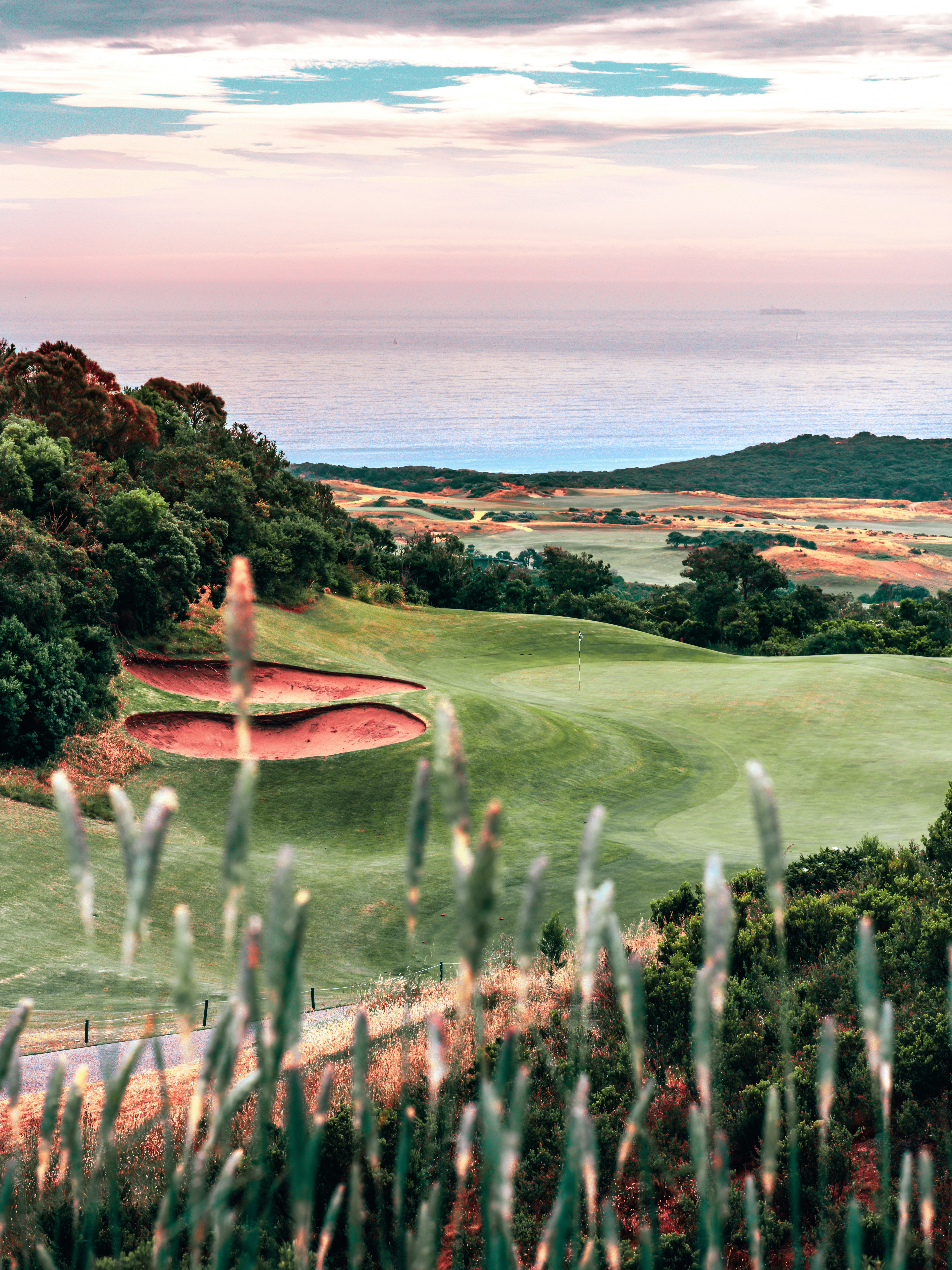 Green Ridge, Sunset Green: A Serene Golf Course Overlook
