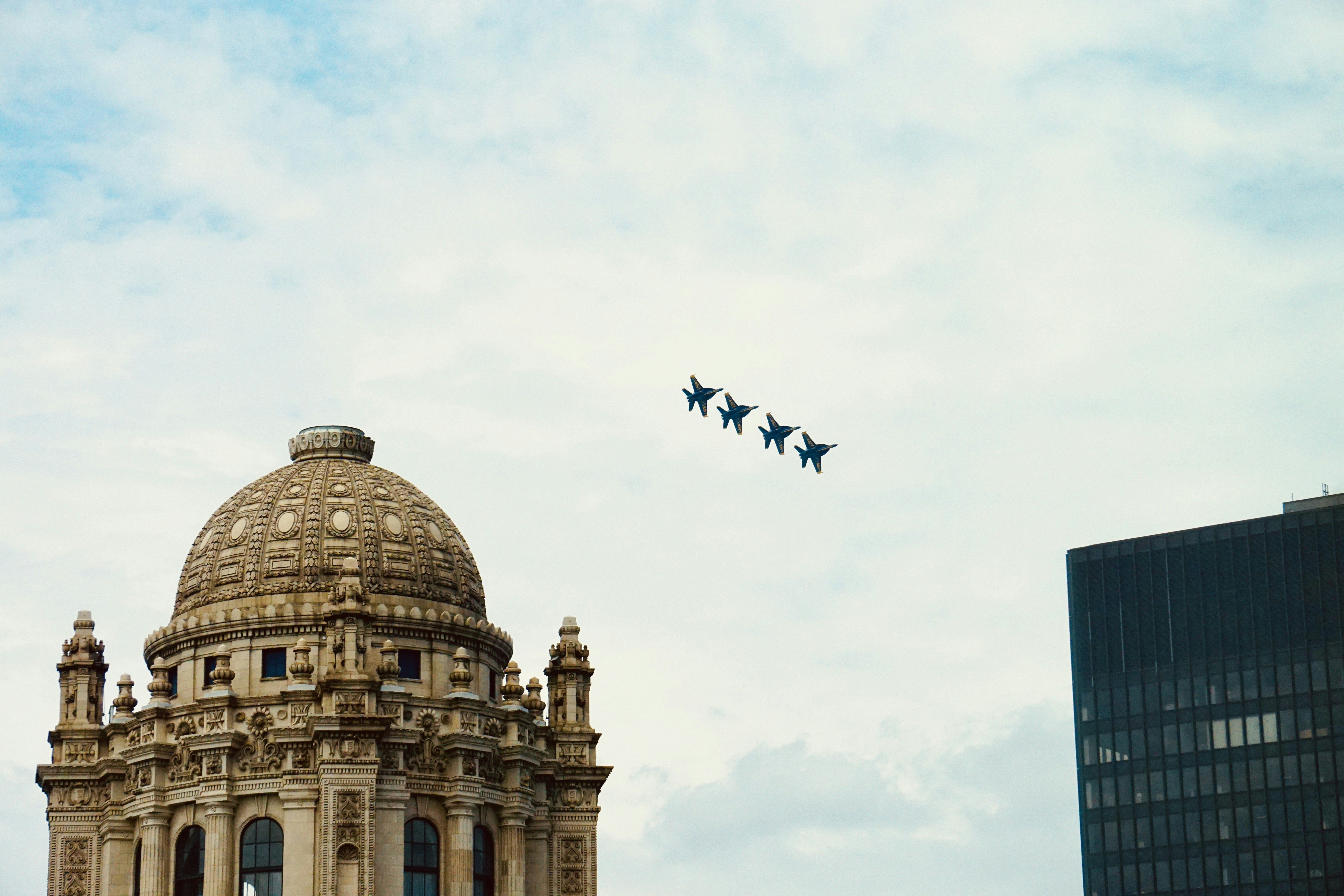 Dome and Glass: Urban Geometry Under a Jet Formation
