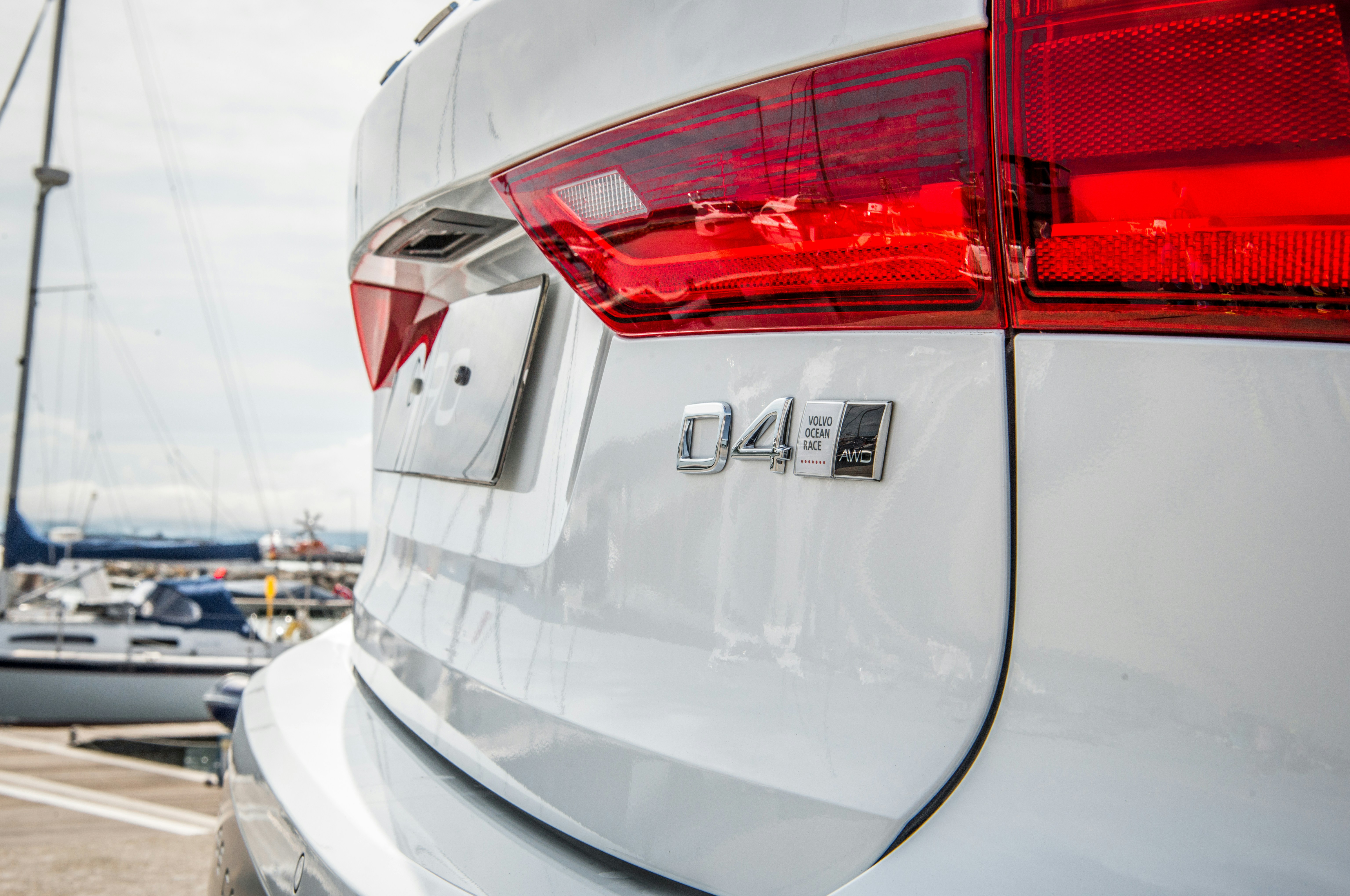 Chevrolet Camaro blanche et rouge photo – Image gratuite de Volvo V90 ...