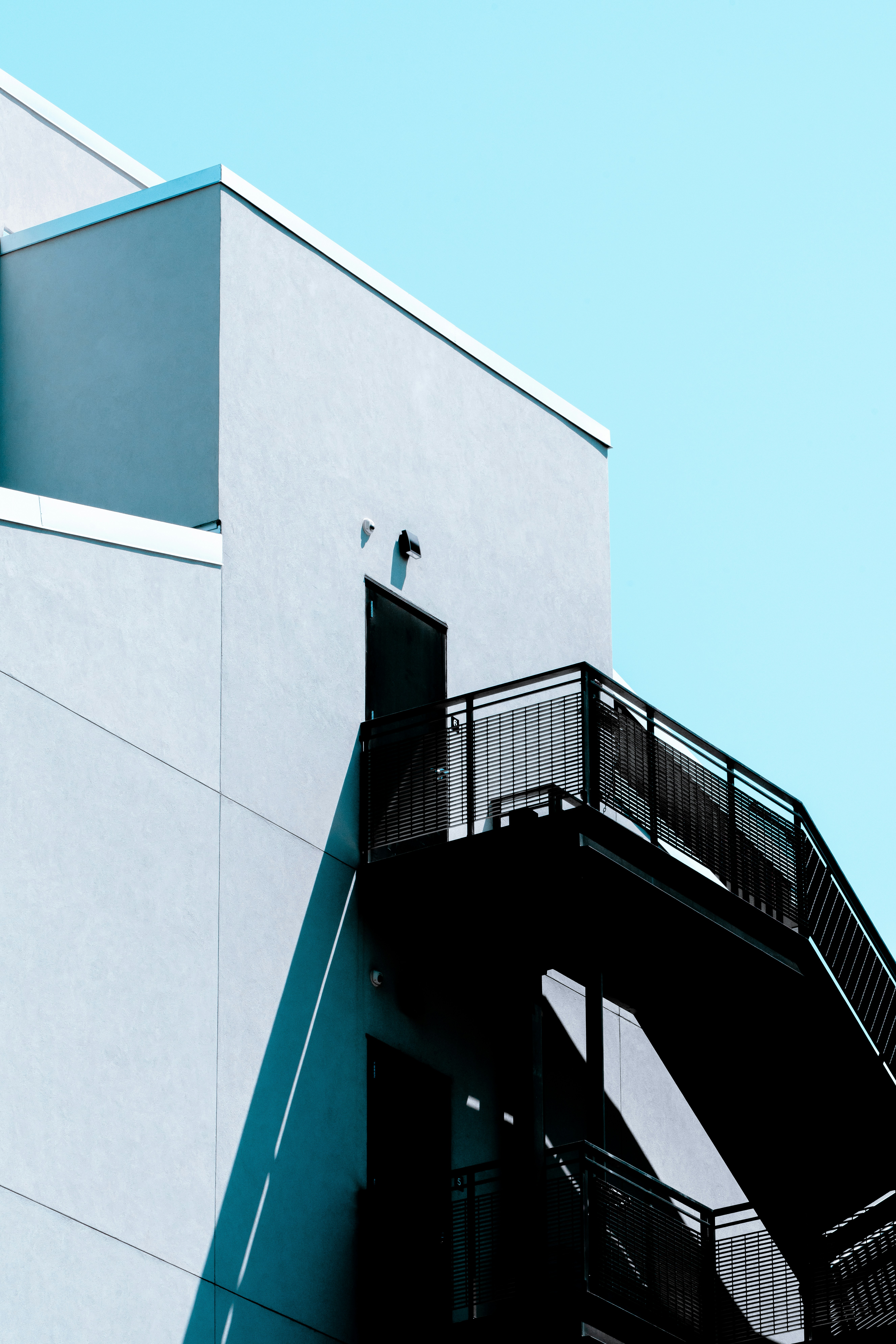 Blue and white concrete building photo – Free Building Image on Unsplash