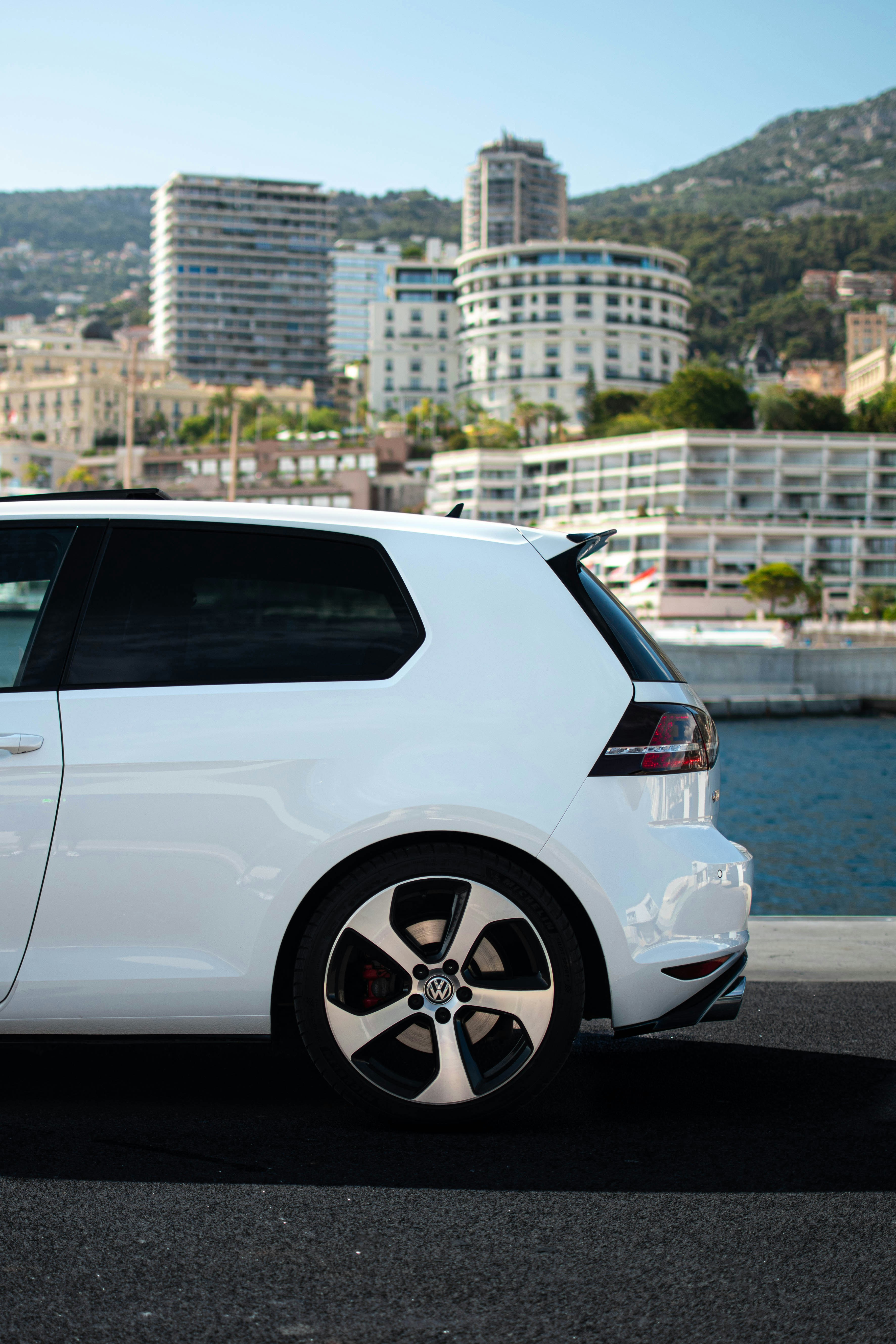 1000+ White Car Pictures | Download Free Images on Unsplash