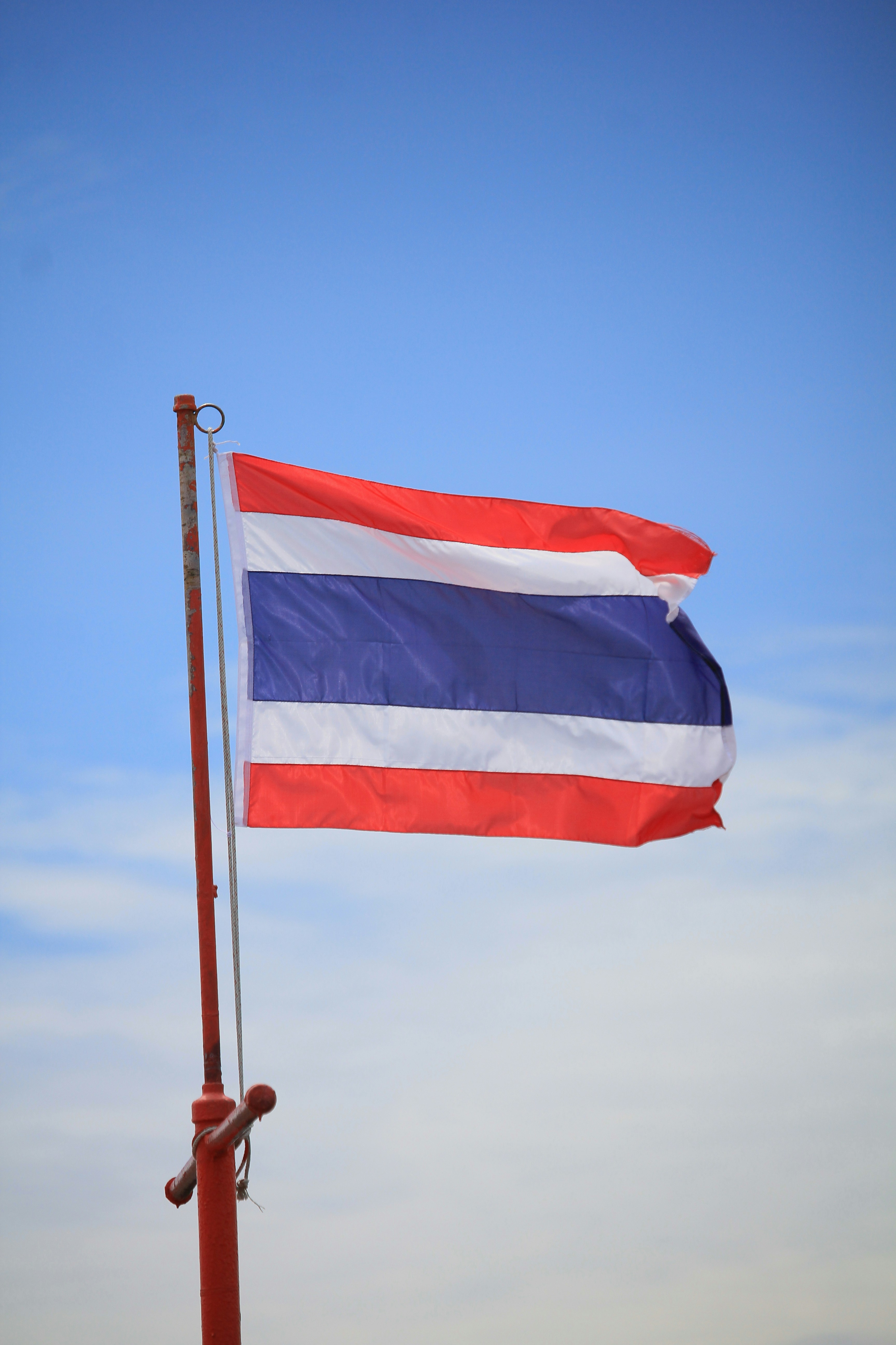White red and blue flag photo – Free ท่าเทียบเรือเทศบาลตำบลบ้านเพ ถนน ...