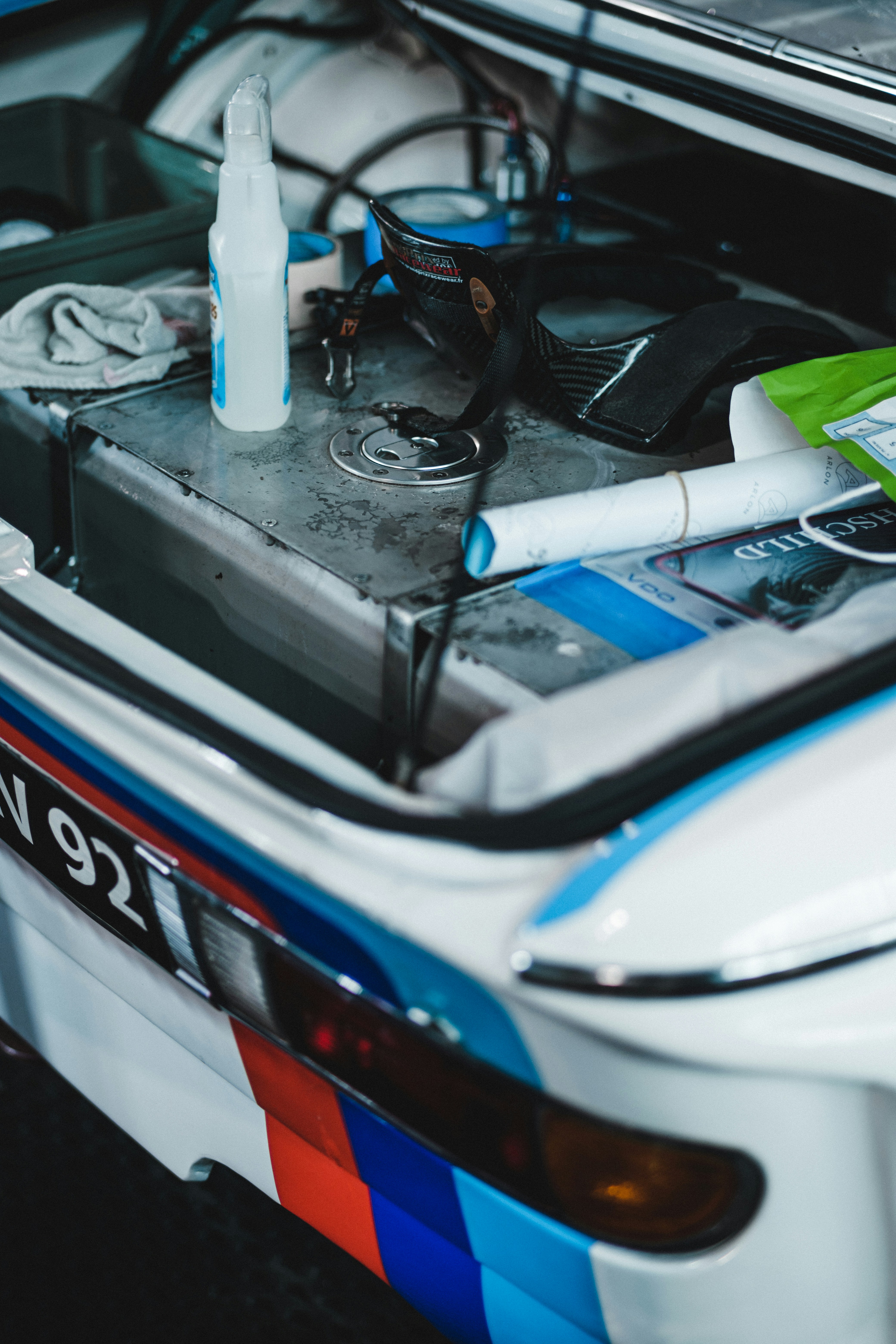 White and blue car engine bay photo – Free Car Image on Unsplash