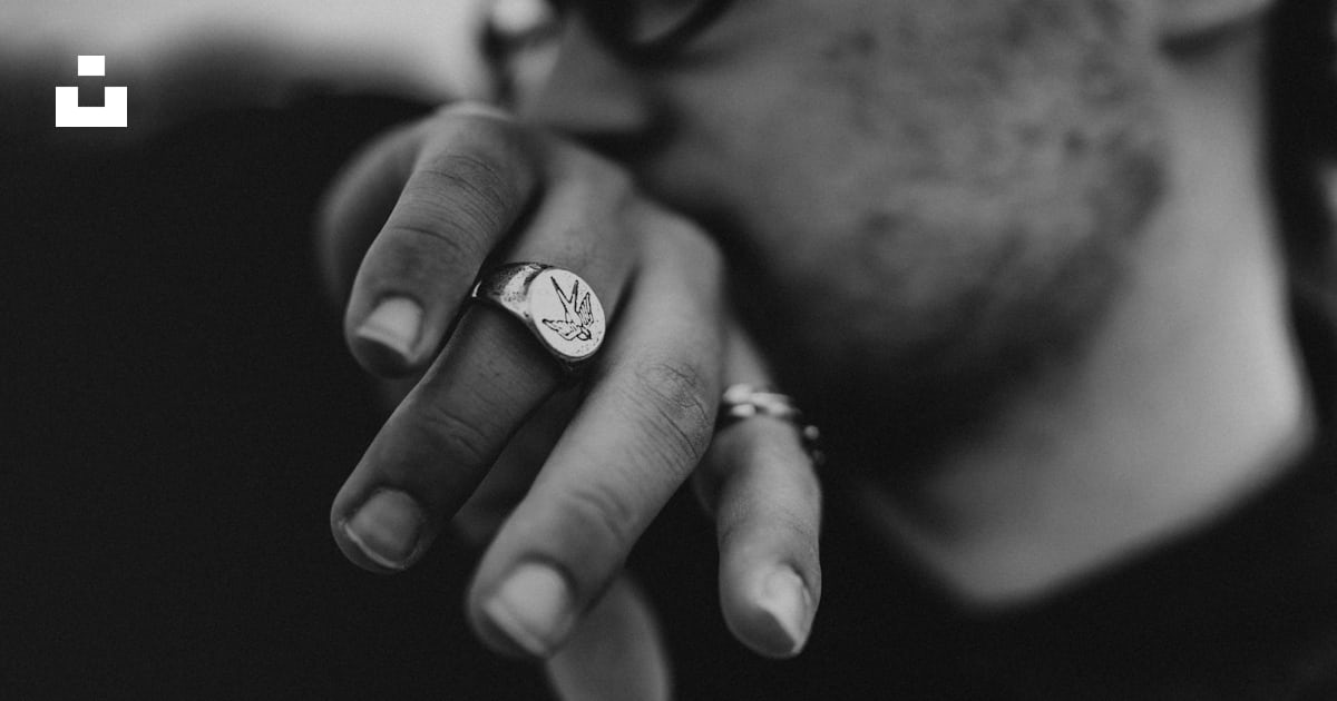 Graustufenfoto Von Mann Und Frau Mit Ringen Foto Kostenloses Bild Zum