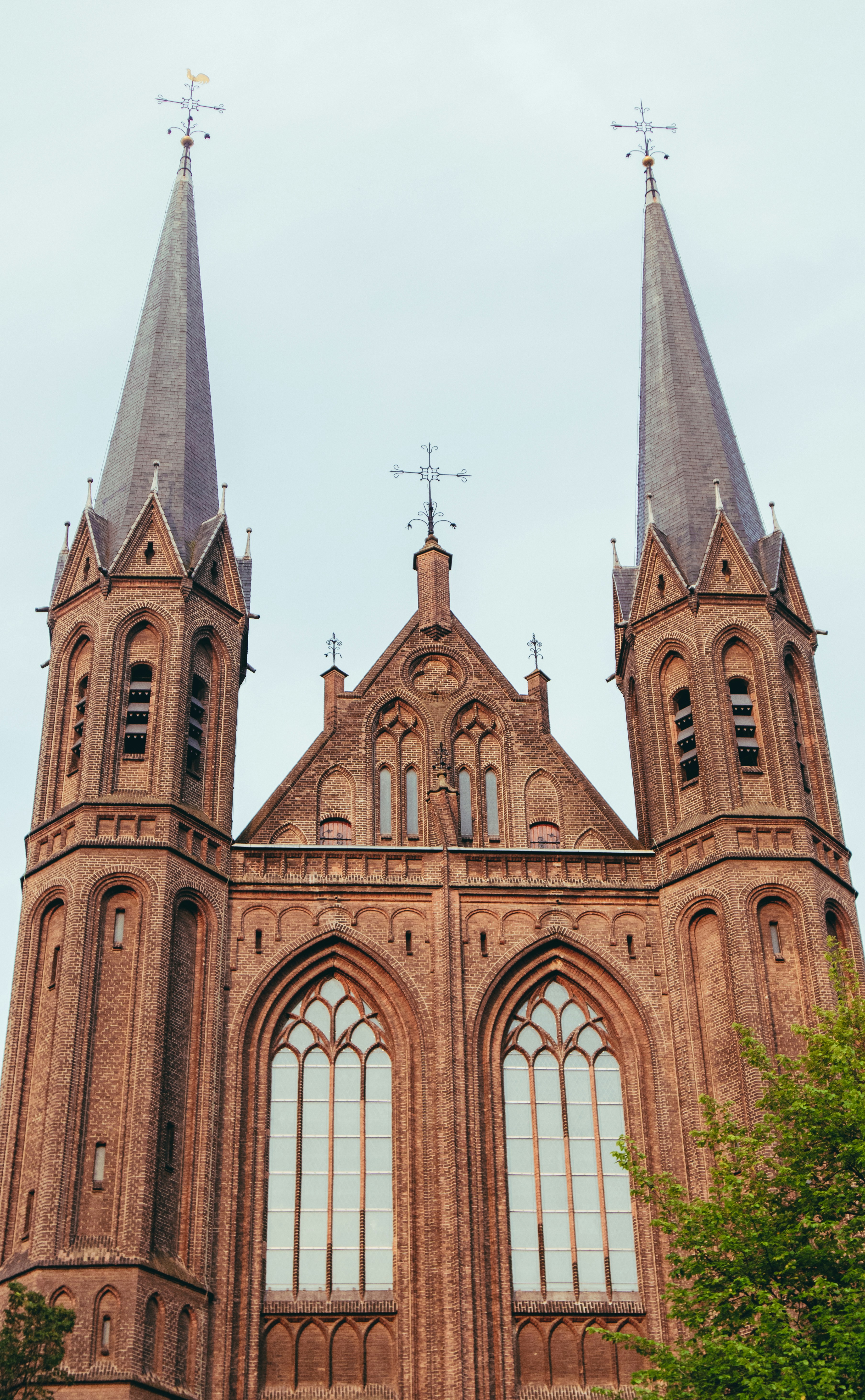 Brown and gray concrete church photo – Free Building Image on Unsplash