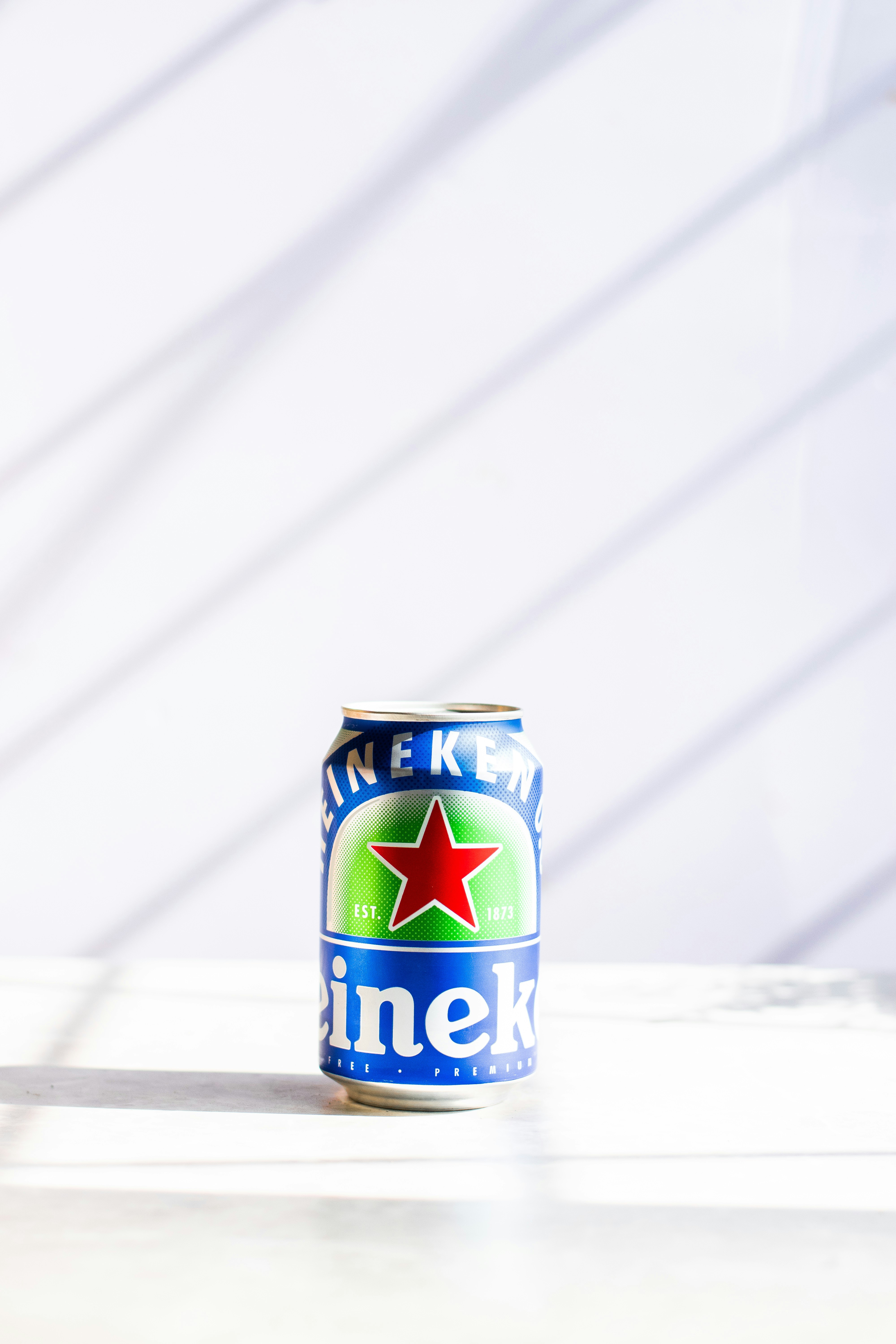 Blue and yellow sprite can photo – Free Pune Image on Unsplash