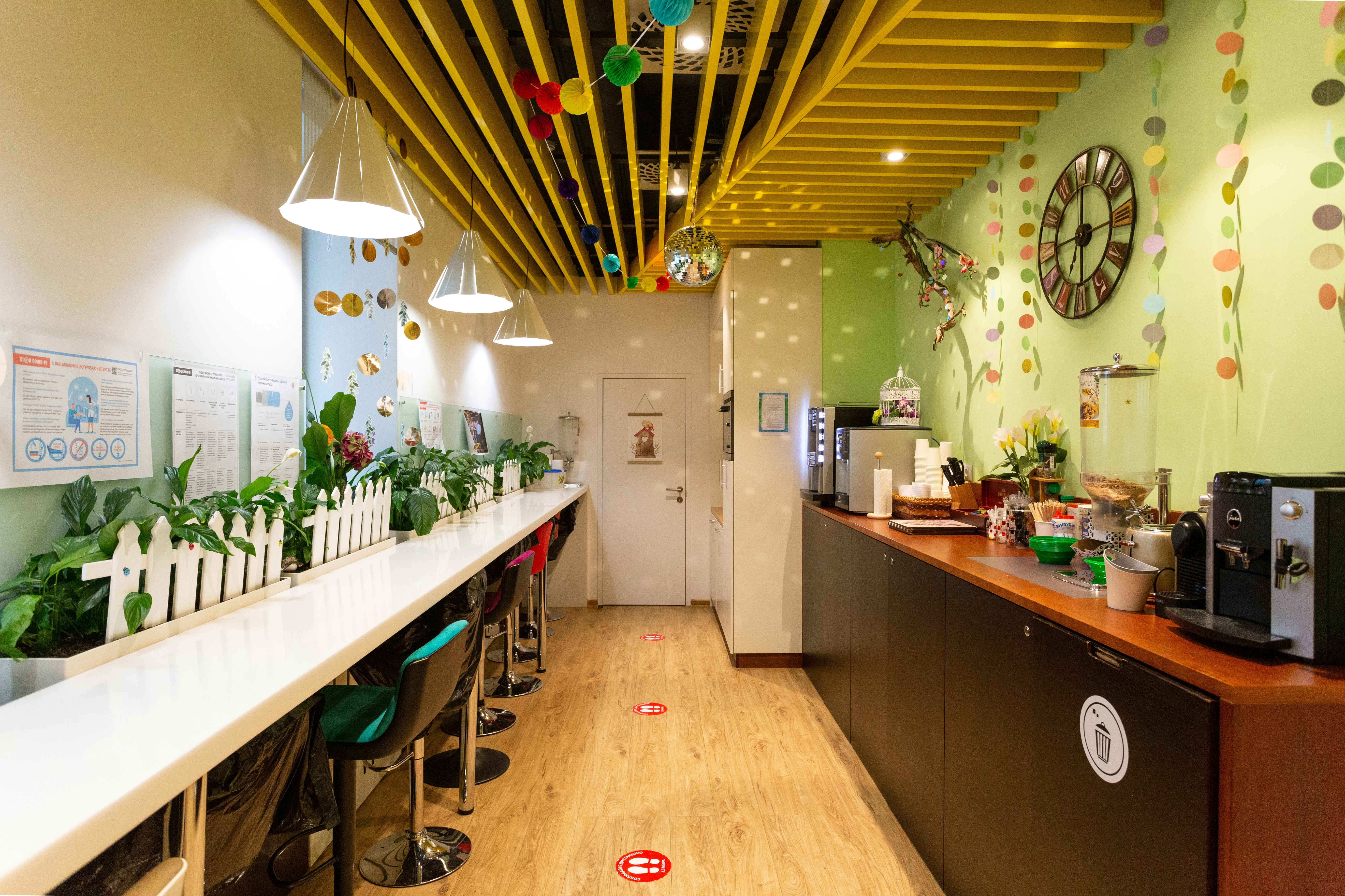 Office Kitchen Pictures | Download Free Images on Unsplash